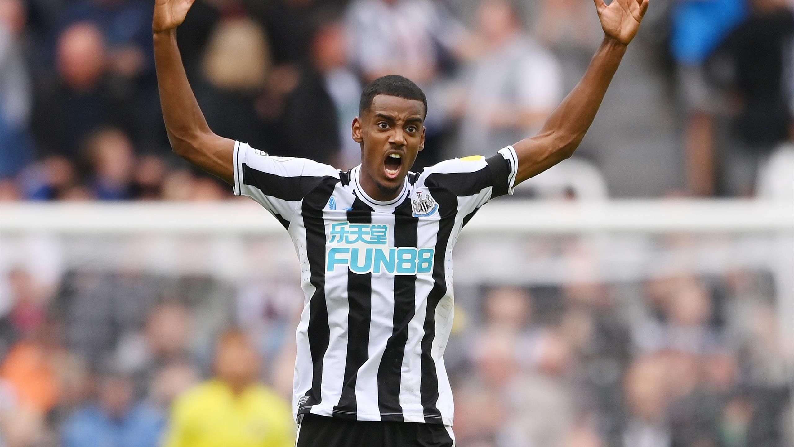 Alexander Isak penalty earns frustrated Newcastle United draw at home ...