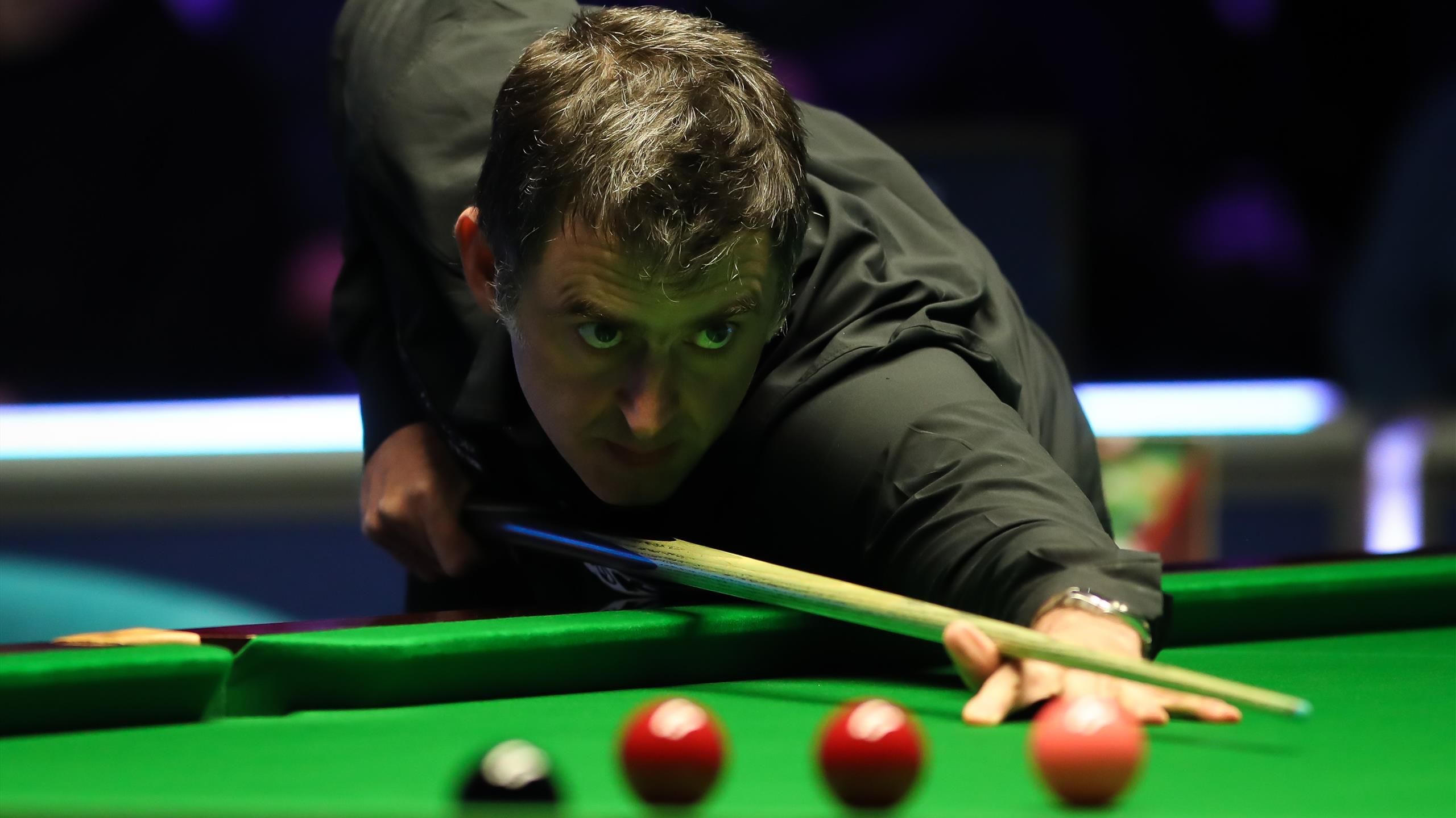 Ronnie O’Sullivan overcomes more tip problems in dominant win over Rod ...