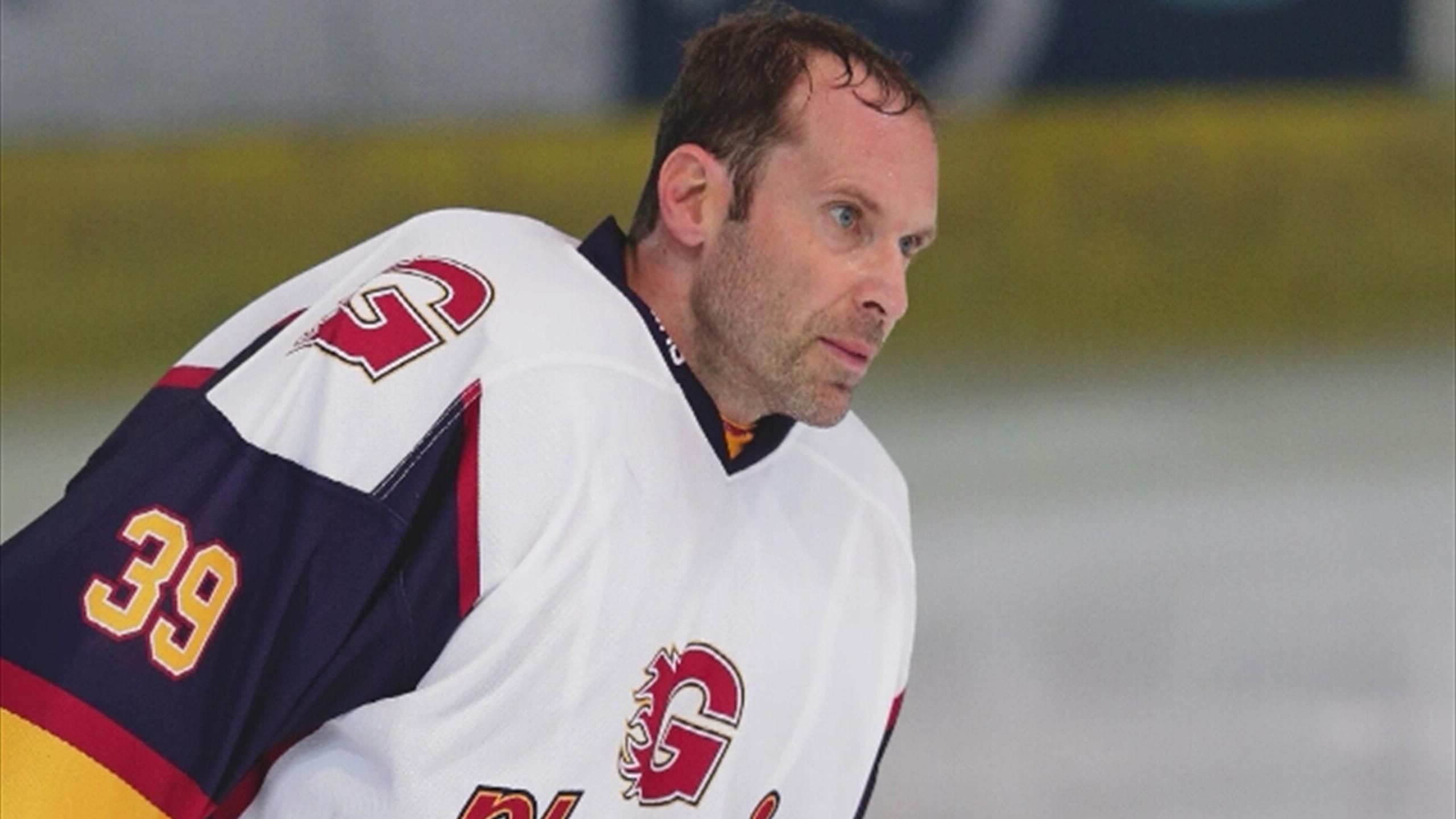 Former Chelsea and Arsenal goalkeeper Petr Cech joins ice hockey team ...