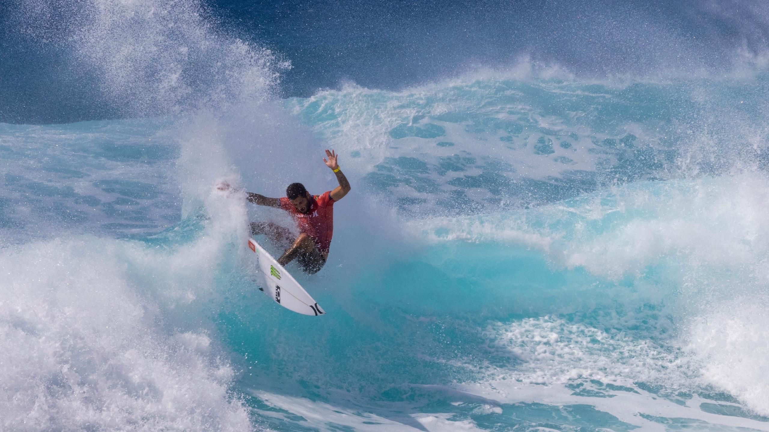 Watch as Filipe Toledo wins Hurley Pro Sunset Beach with stunning ...
