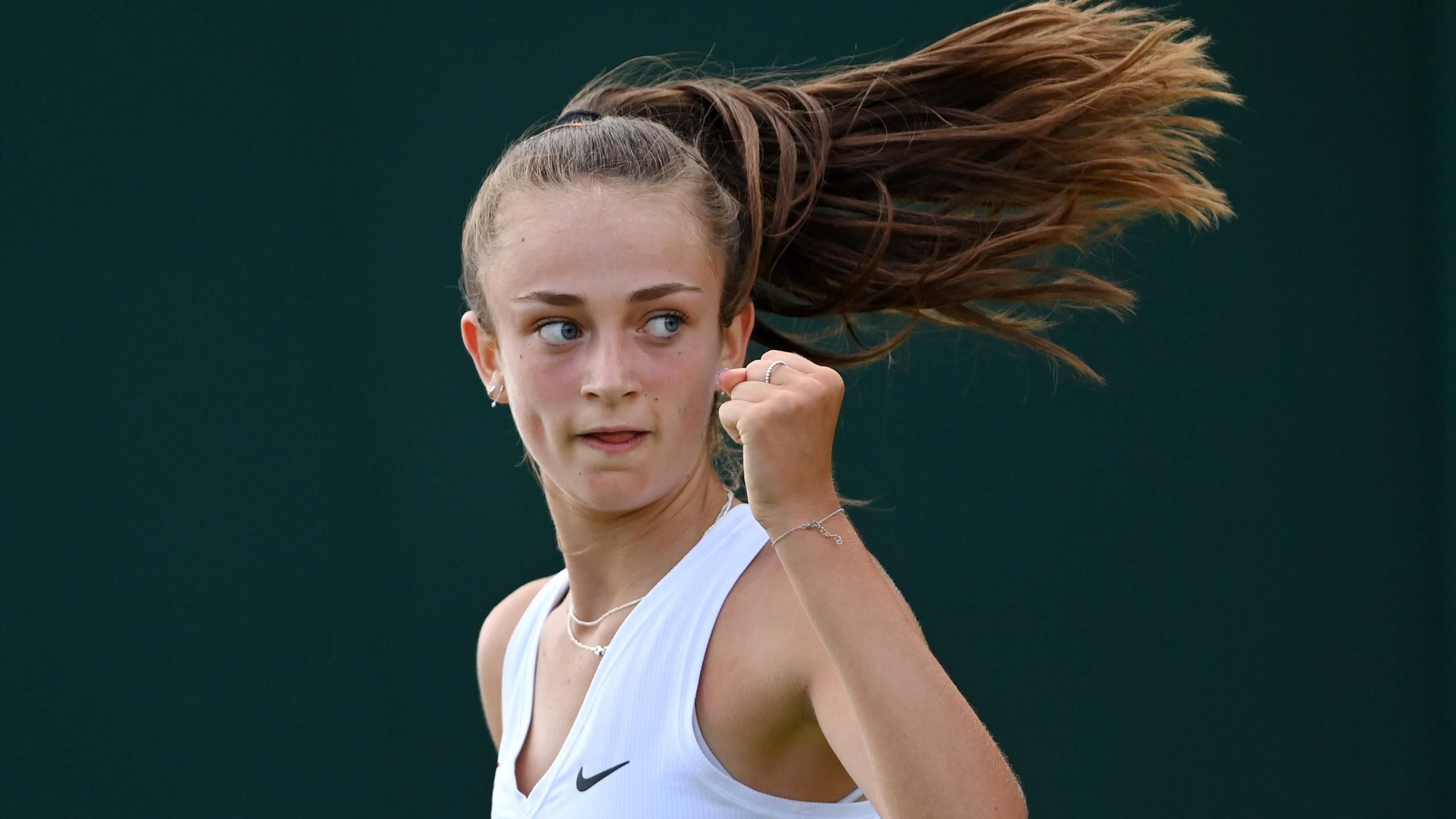 Isabelle Lacy and Luca Pow win prestigious LTA Junior National ...