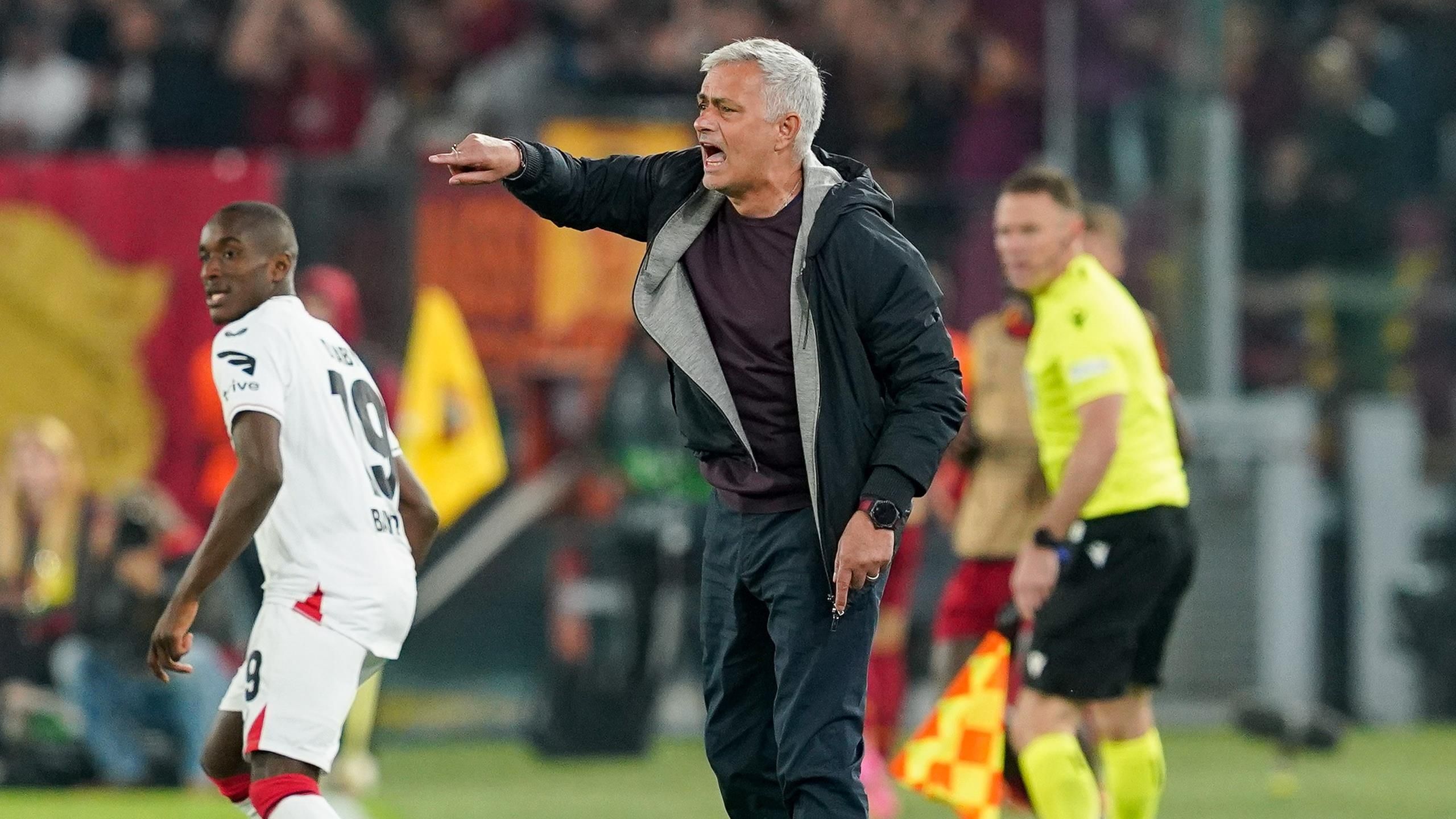 'Control your emotions' - Roma manager Jose Mourinho what he told ...