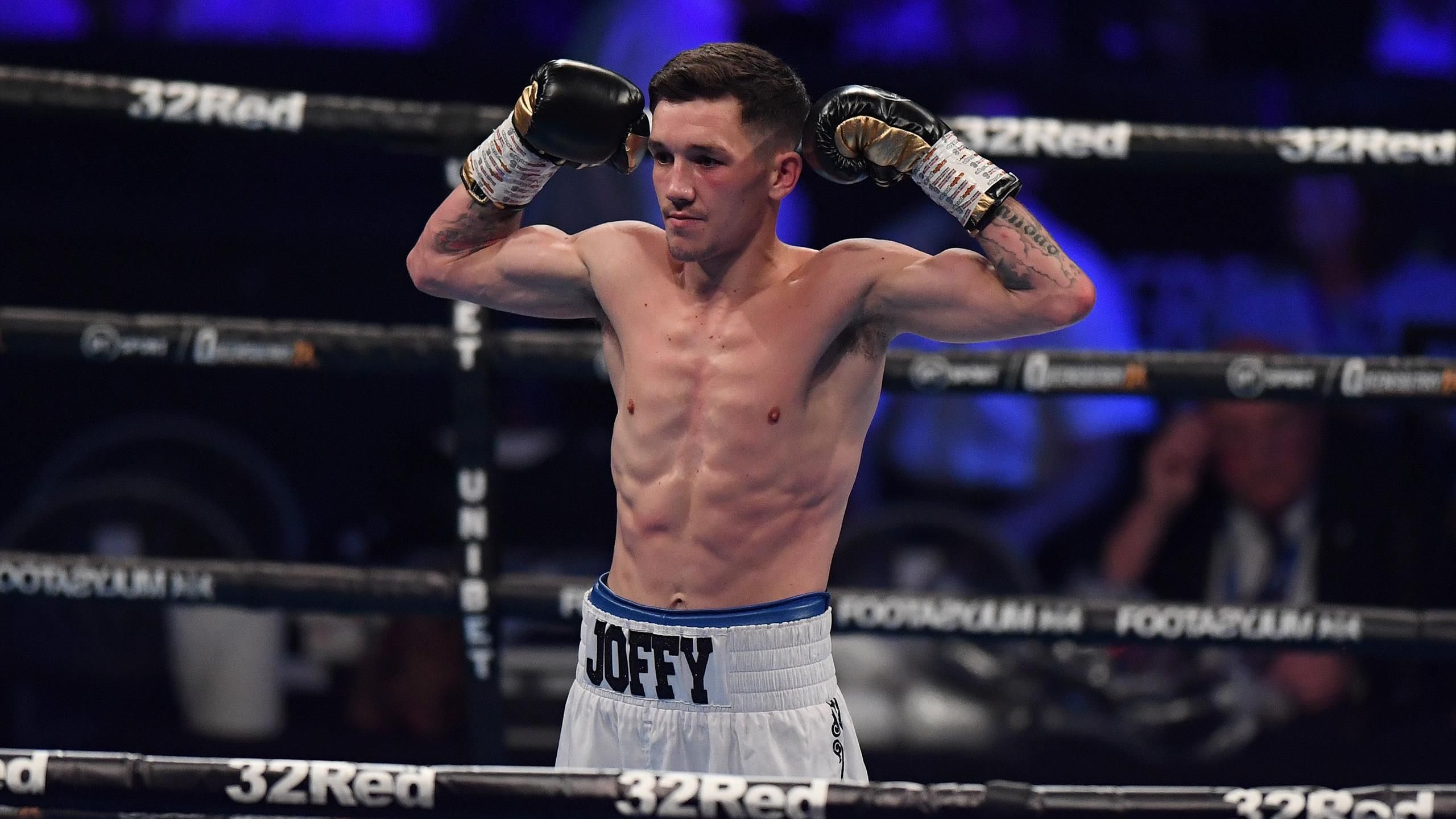 Liam Davies lands stunning first-round TKO victory over Jason ...