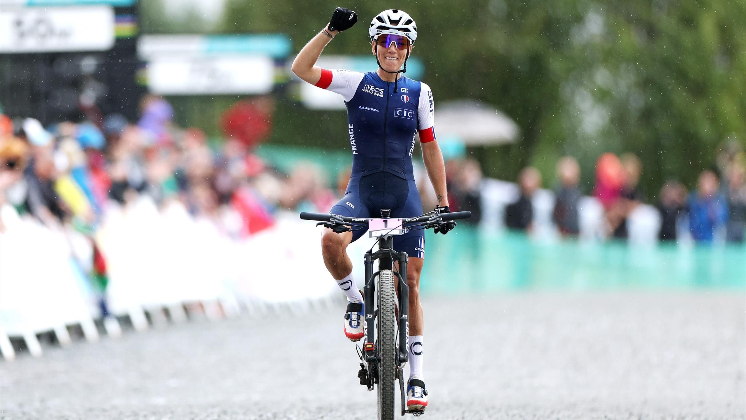 Pauline Ferrand-Prevot storms to dominant Cross-Country victory at UCI ...