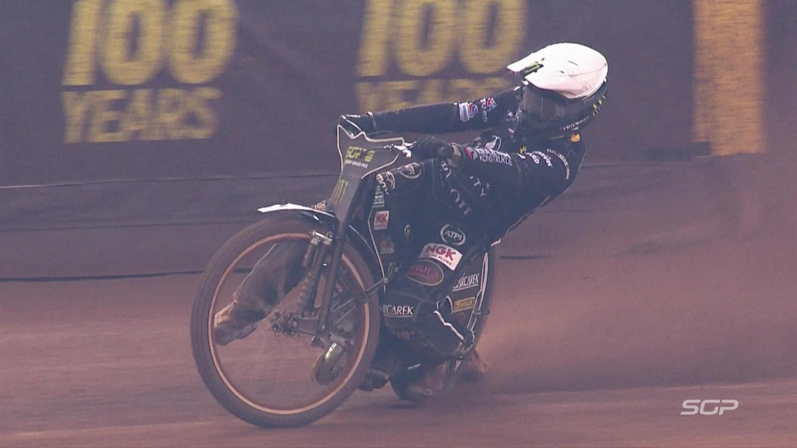 Tai Woffinden sweeps from last to first to win Heat 3 of Speedway GP in ...