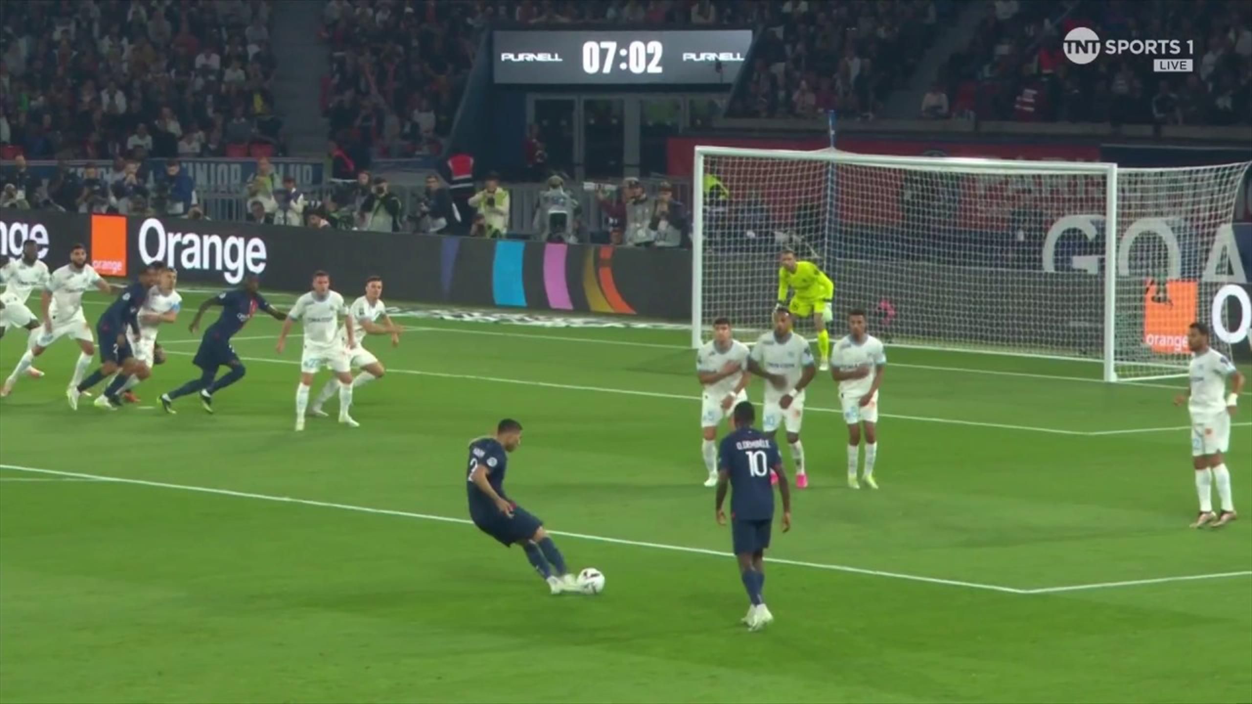 'Bend, whip and power!' - Achraf Hakimi scores brilliant free-kick for ...
