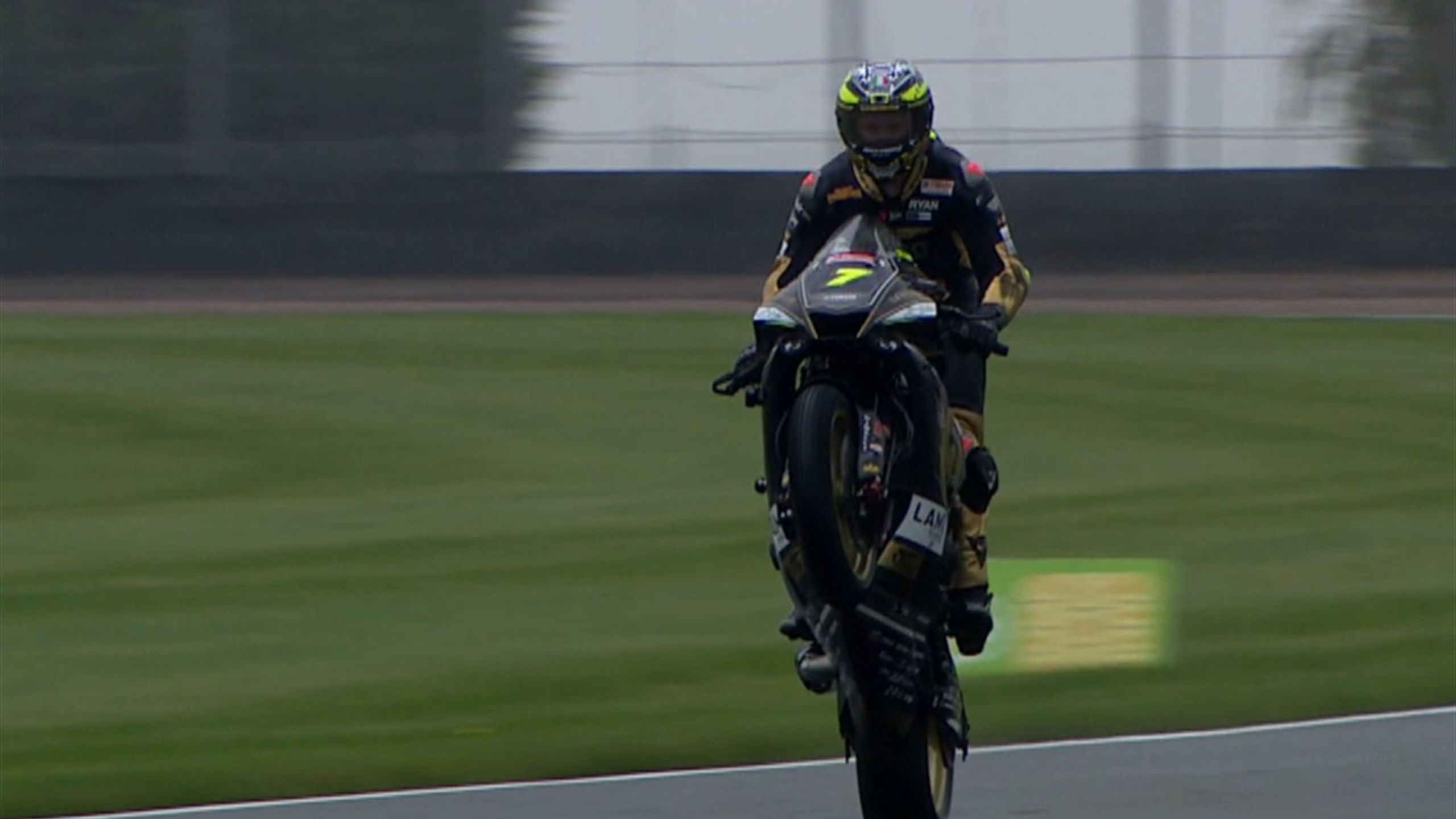 British Superbikes: 'Tremendous' Ryan Vickers takes sprint race at ...