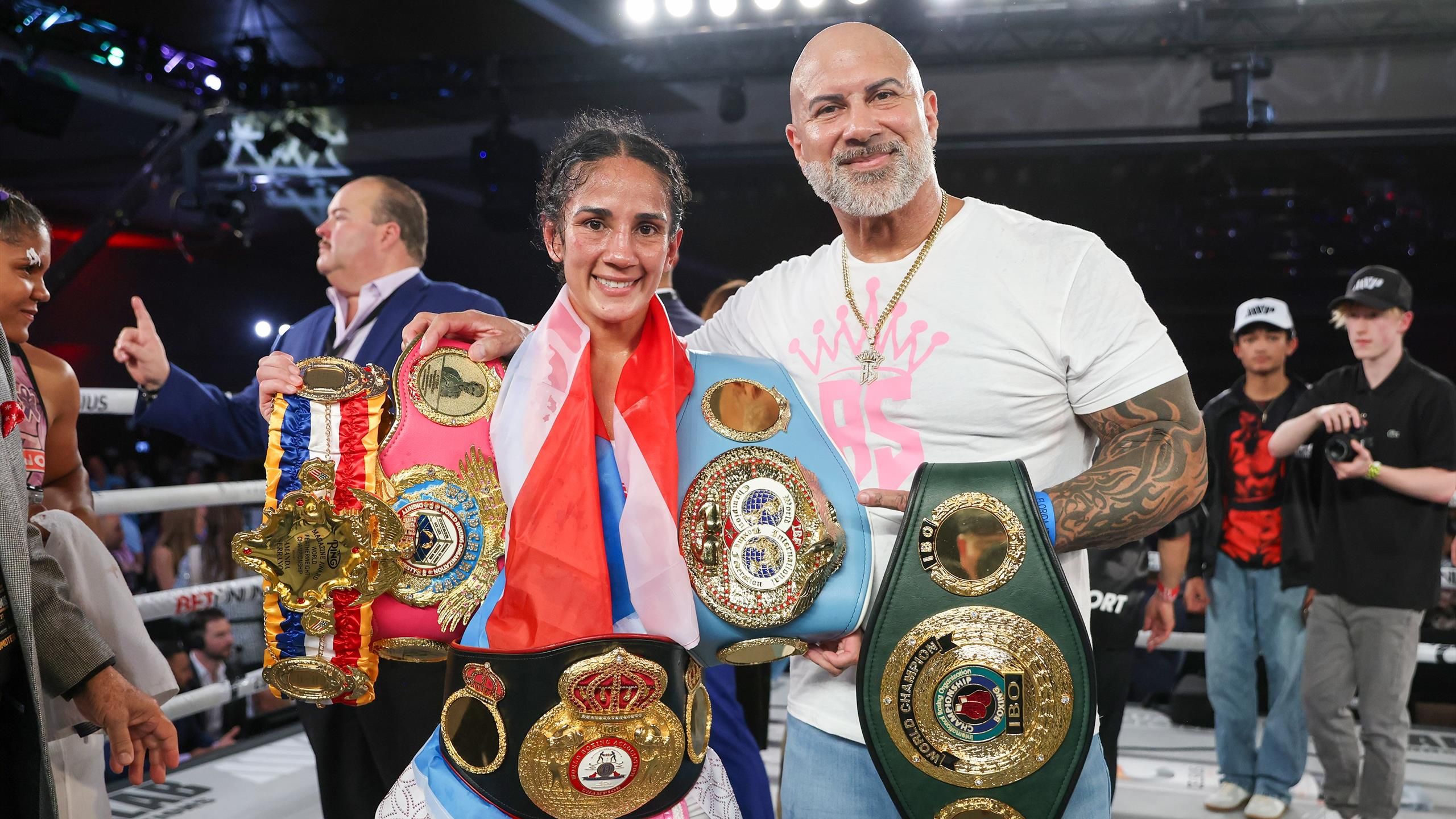 Amanda Serrano retains featherweight titles with unanimous decision ...