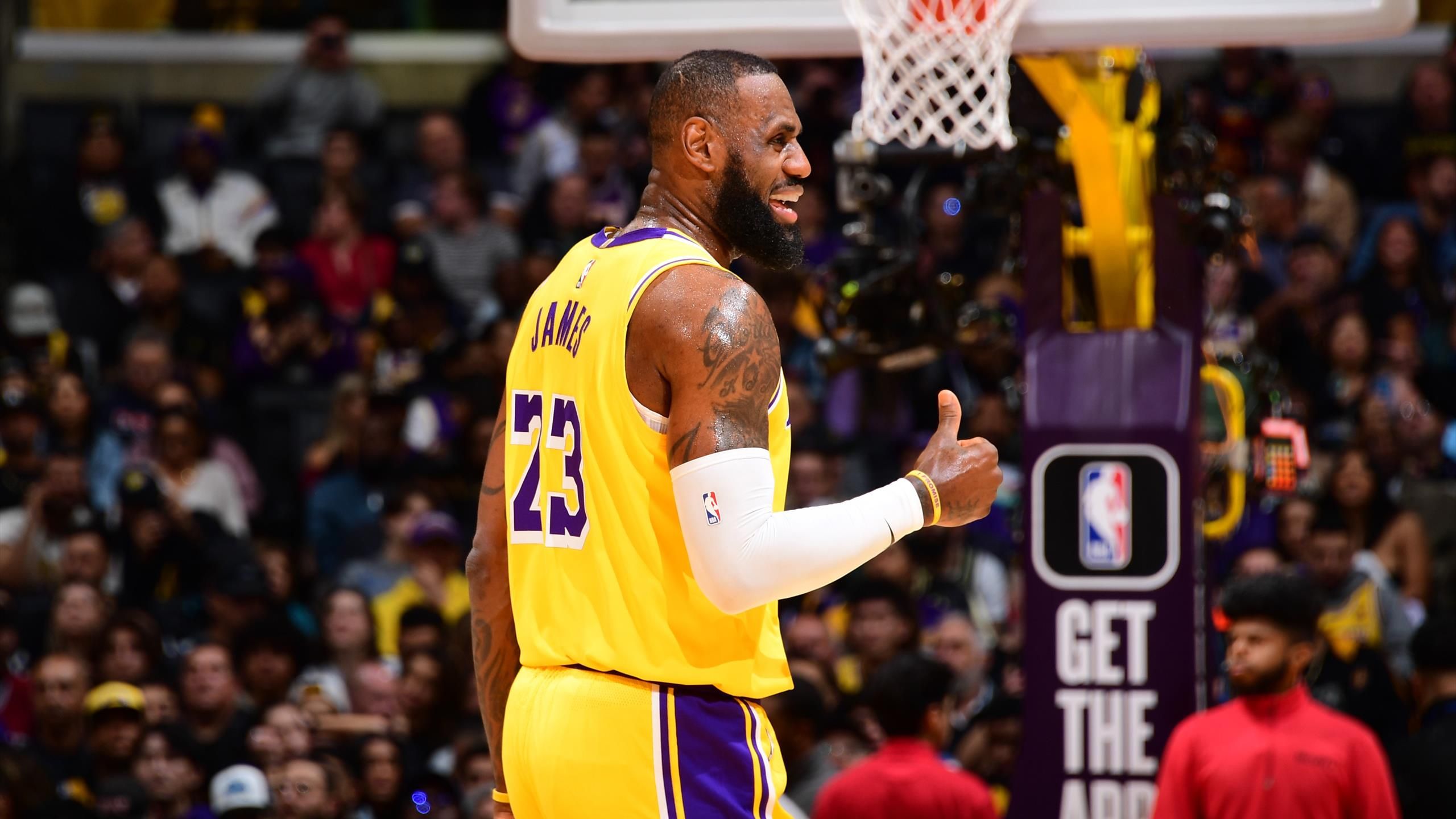 Stunning LeBron James block features in Wednesday's NBA Top 10 Plays ...