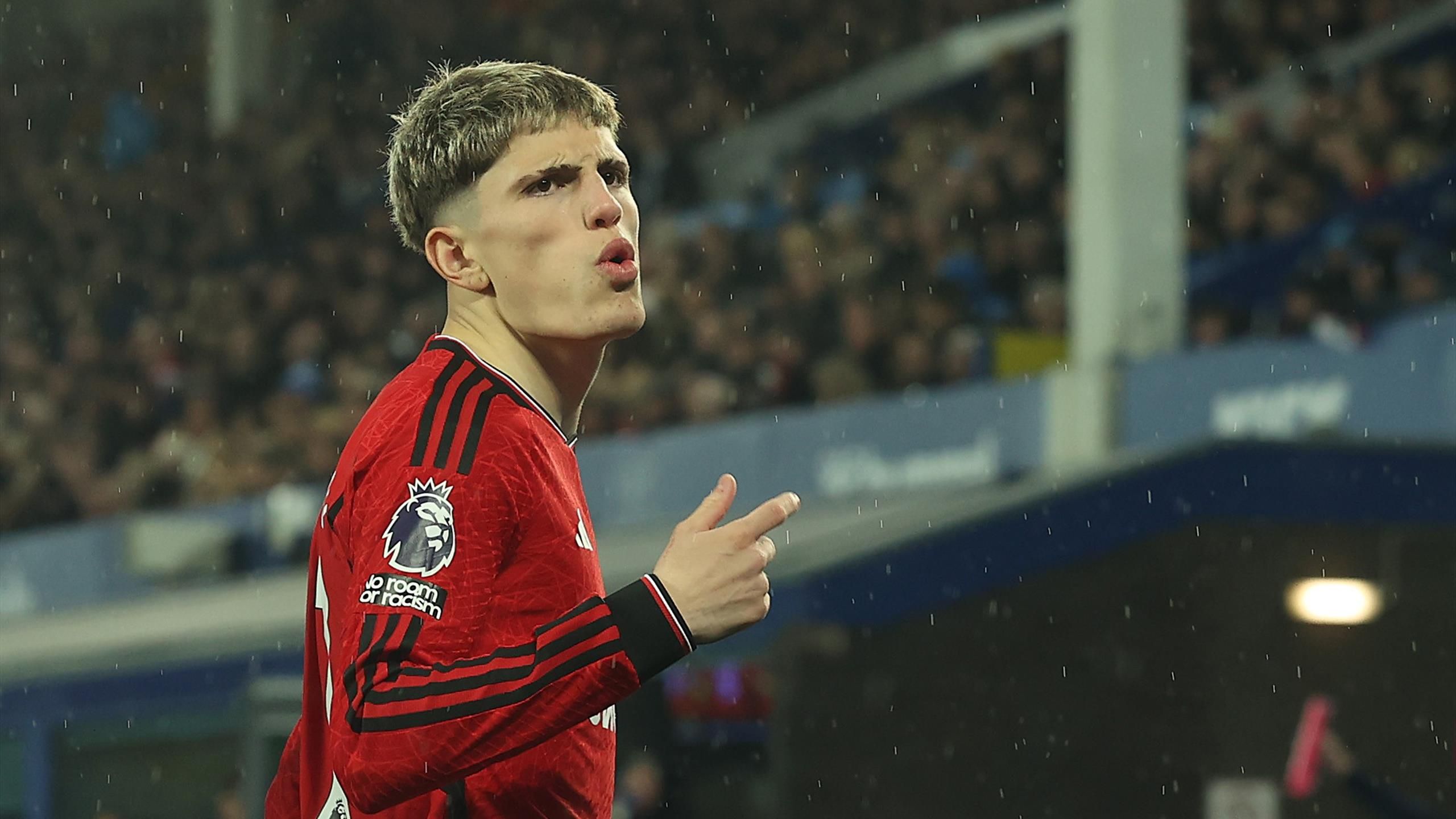 Erik ten Hag and Alejandro Garnacho celebrate 'goal of the season ...