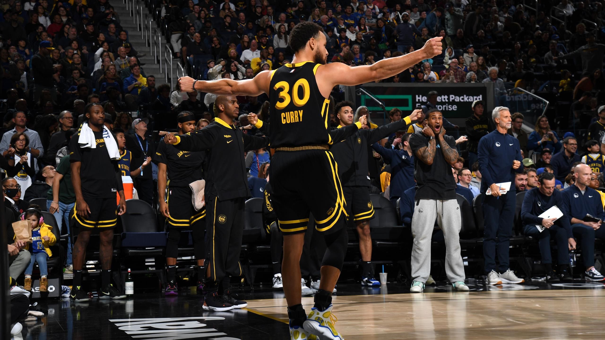 NBA Fast Break - Steph Curry erupts in fourth quarter as Golden State ...