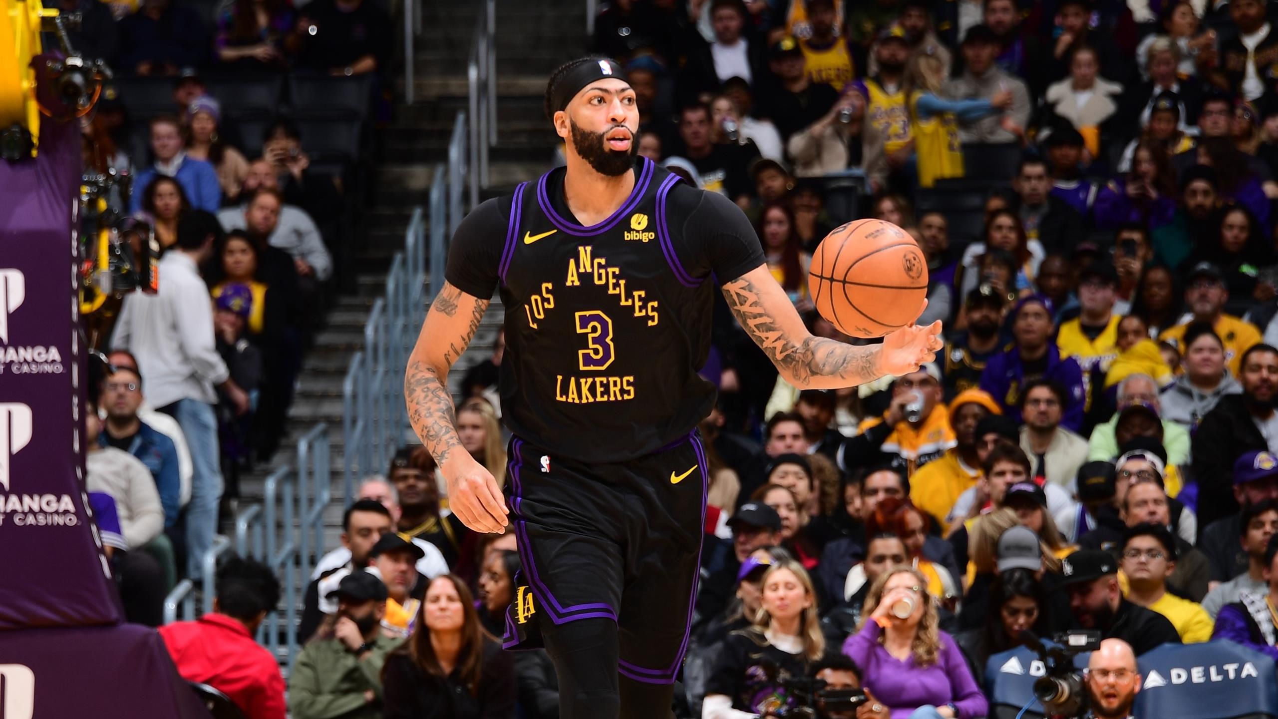 Season-best points tally from Anthony Davis helps Los Angeles Lakers to ...