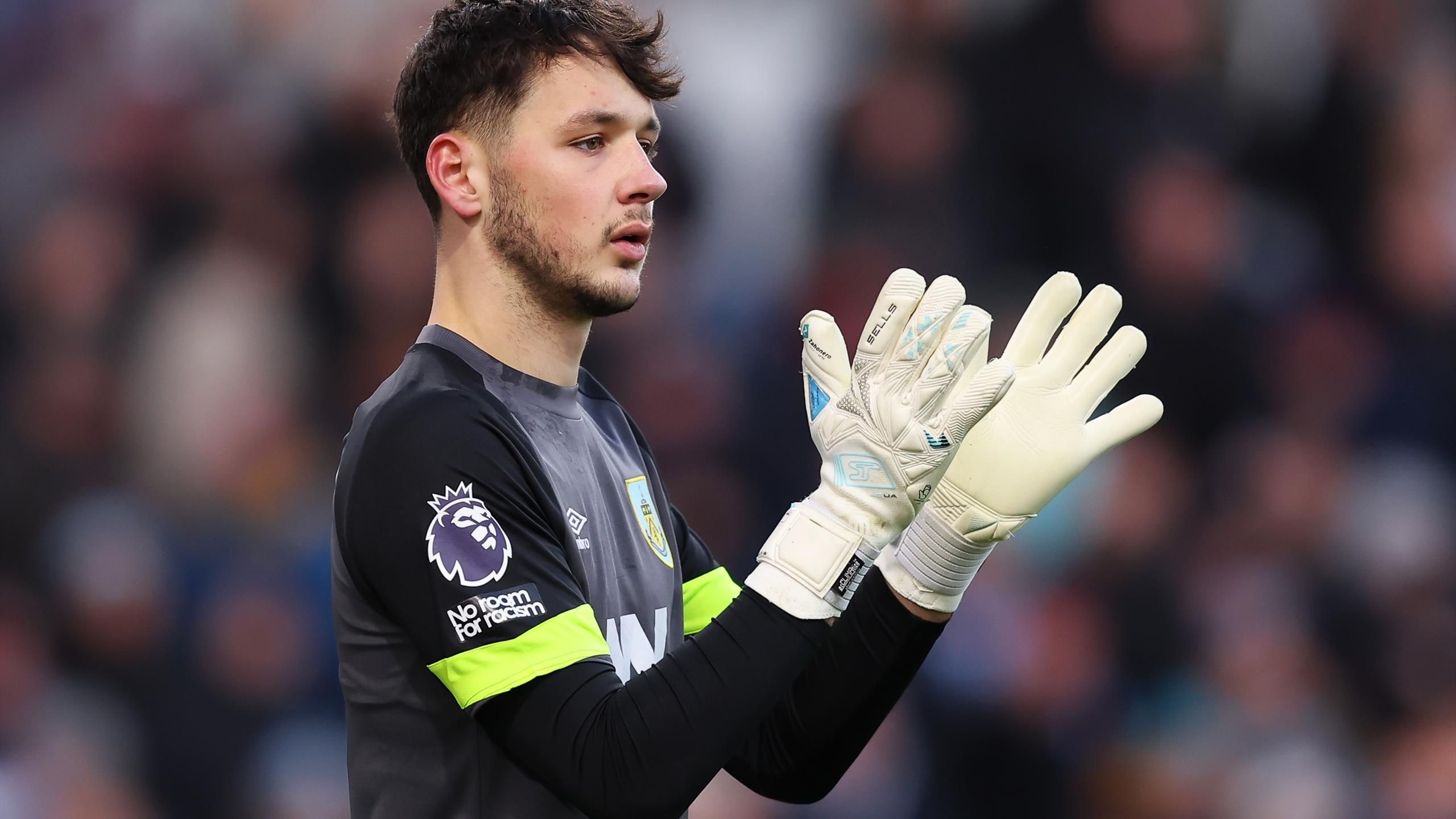 Exclusive: James Trafford praises Mary Earps, Emi Martinez for ...