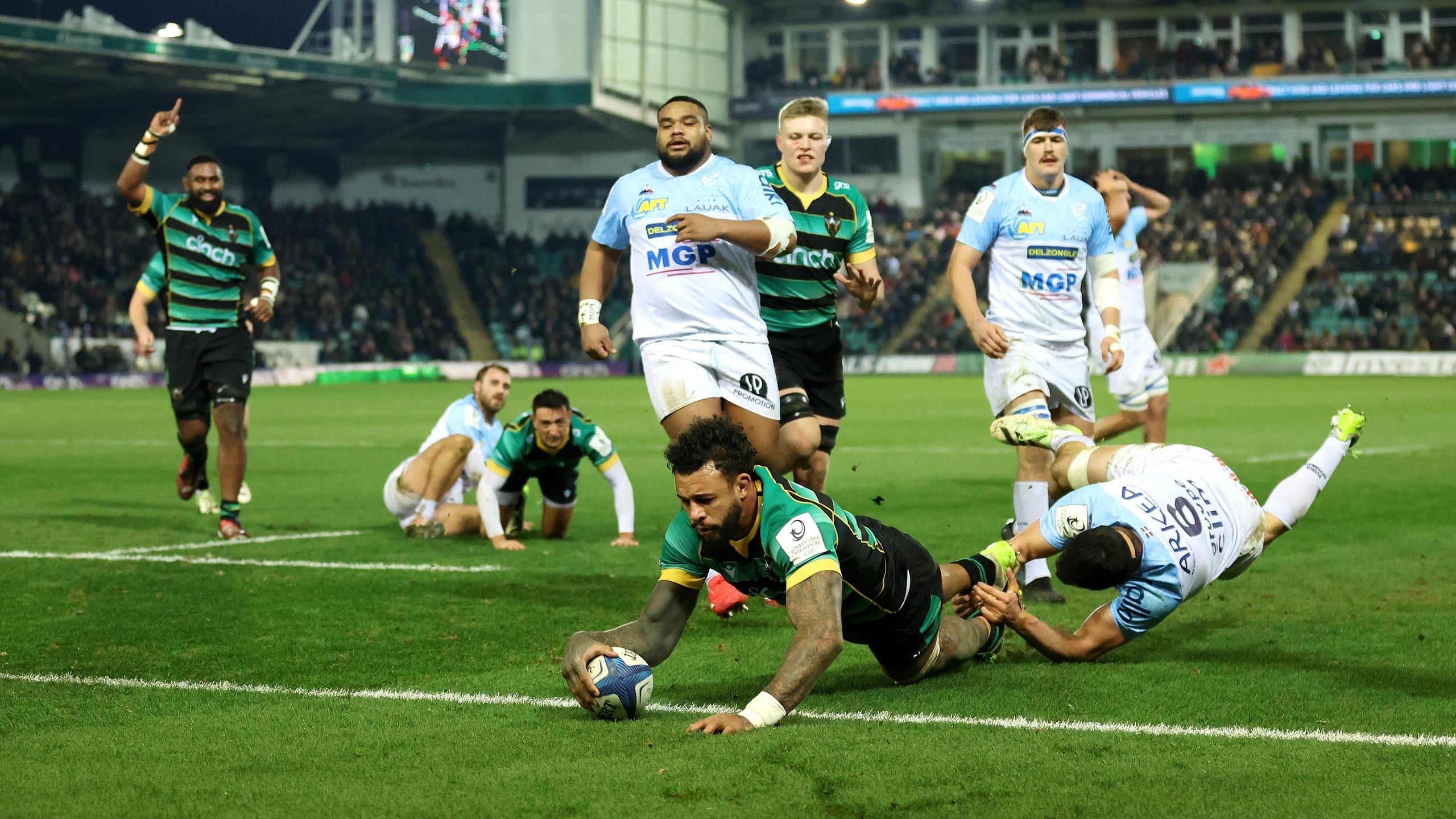 Investec Champions Cup: Courtney Lawes darts over the line for ...