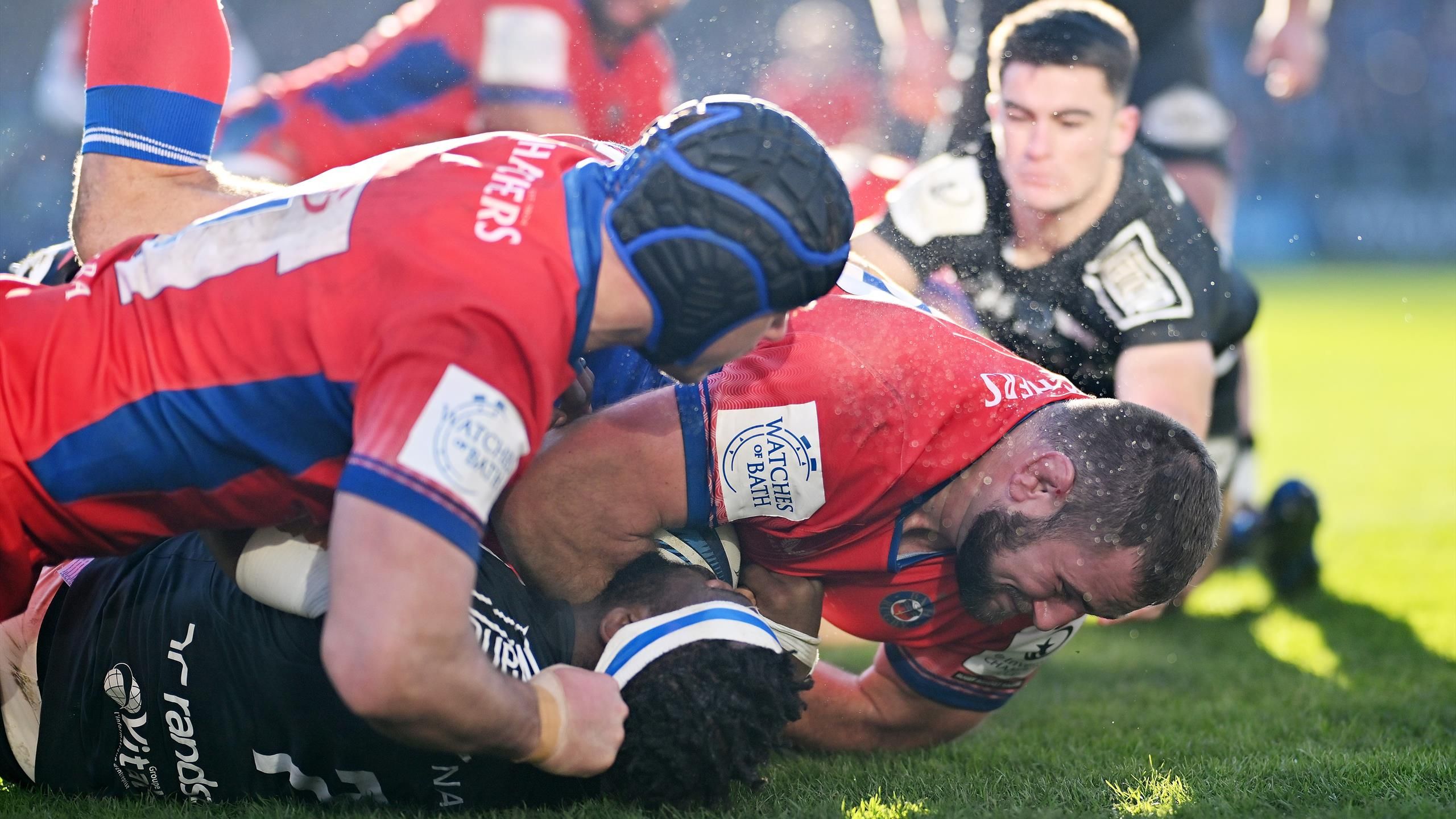 ‘Pure muscle!’ – Thomas du Toit powers over to earn Bath key try against Racing 92 in Investec ...