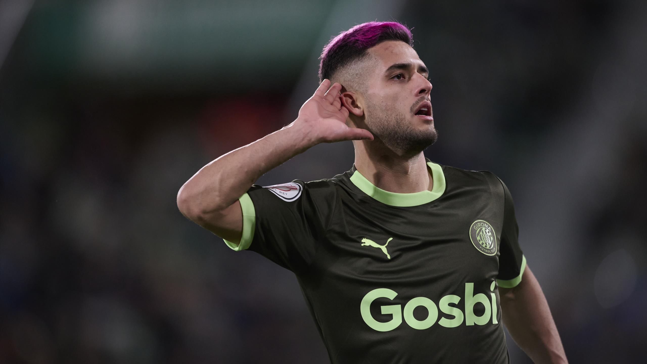 Borussia Dortmund complete transfer of Yan Couto from Manchester City ...