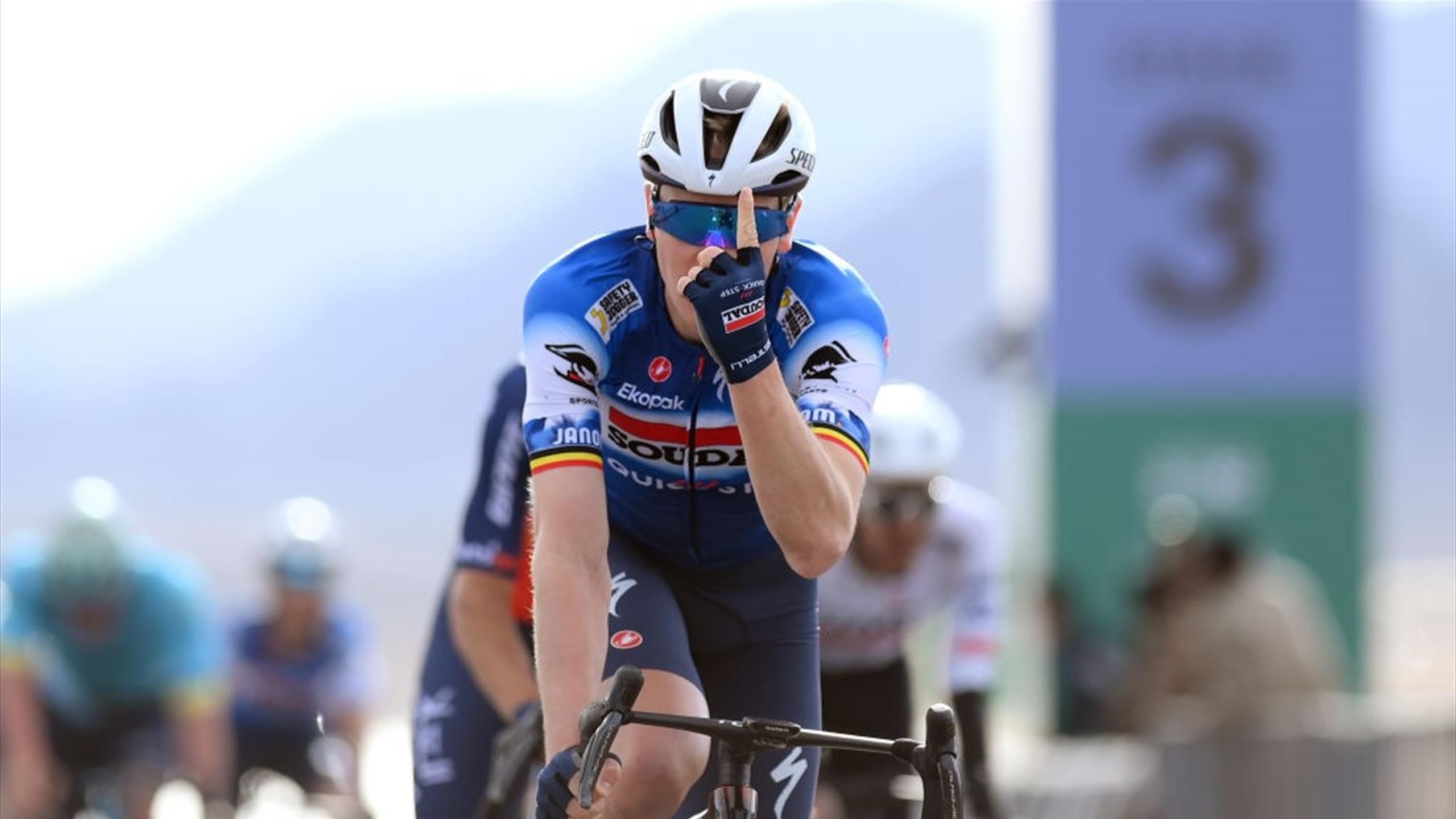 Tim Merlier conquers sprint and echelons to win Stage 3 at AlUla Tour ...