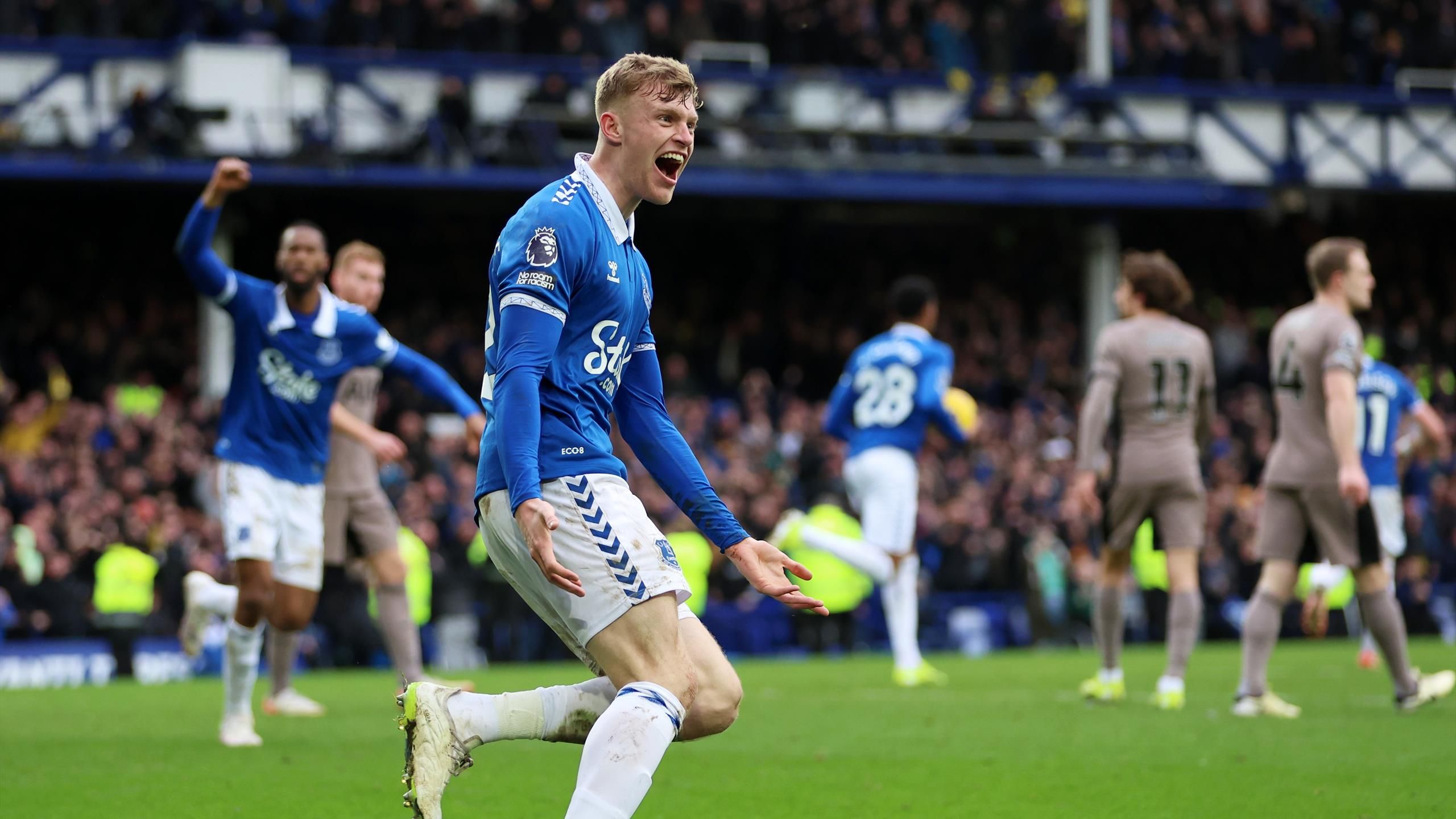 Jarrad Branthwaite snatches Everton a point in stoppage-time to secure ...
