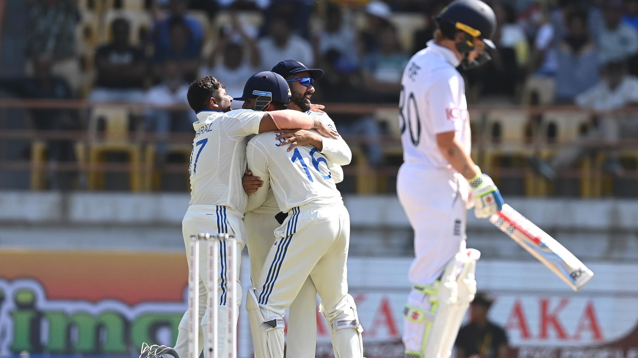 ‘Sharp catch’ - Rohit Sharma pouches Ollie Pope at slip off Ravindra ...