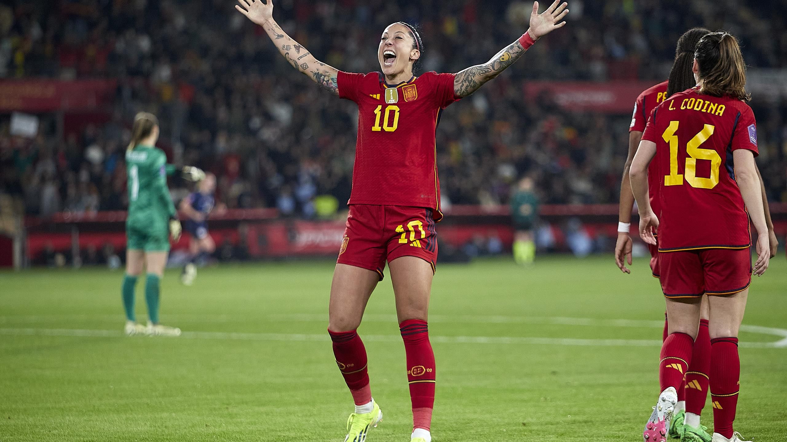 Jenni Hermoso says football 'continues to give me life' as Spain bid ...