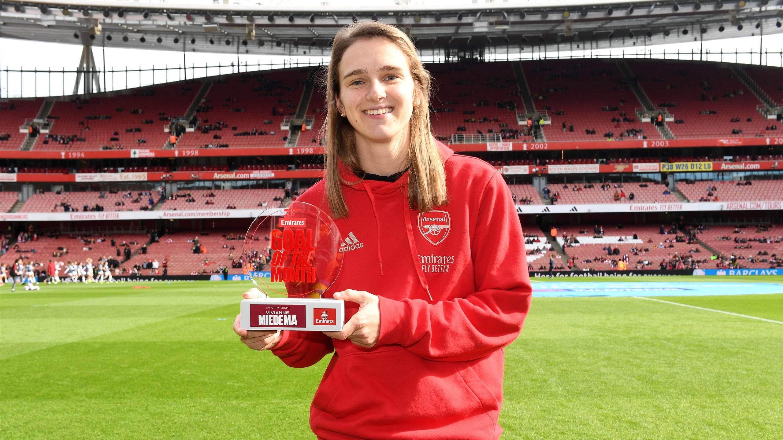 Vivianne Miedema joins Manchester City on free transfer after leaving ...