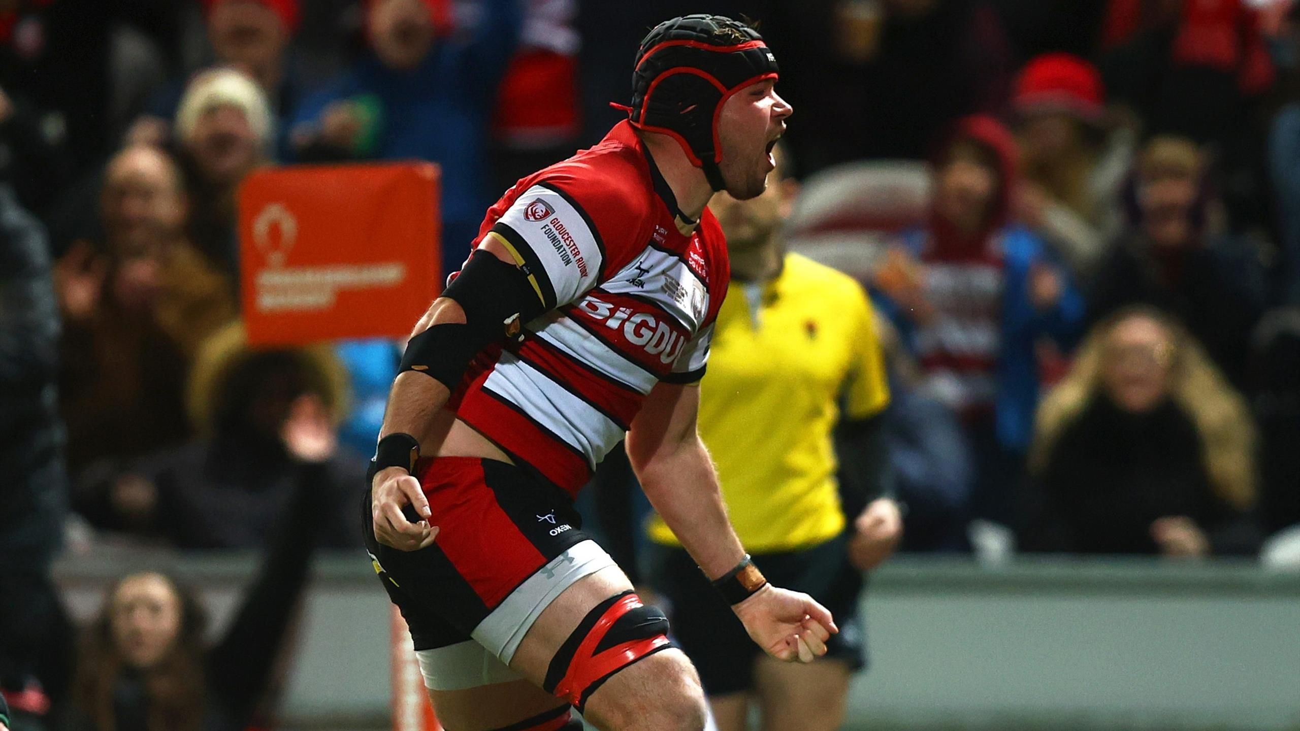 Cam Jordan picks up loose ball and spins free to extend Gloucester’s ...