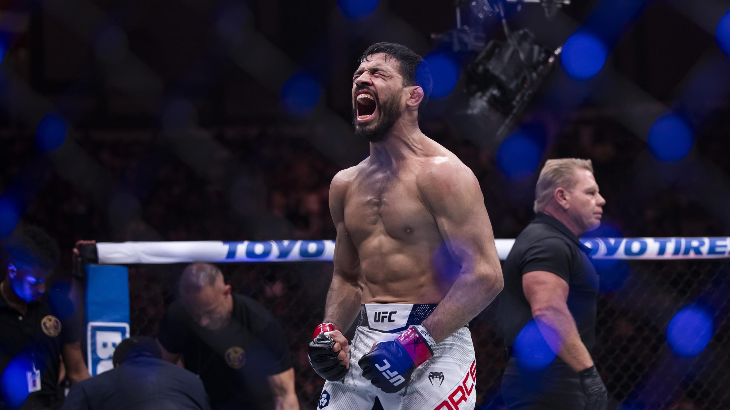 Julio Arce produces second-round stoppage to claim victory over Herbert ...