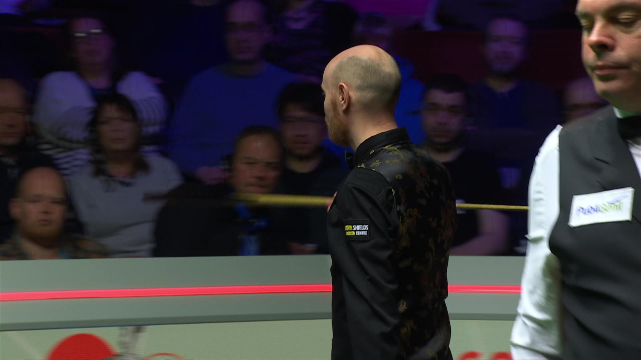 Gary Wilson offers cue to supporter after missing routine red at World ...