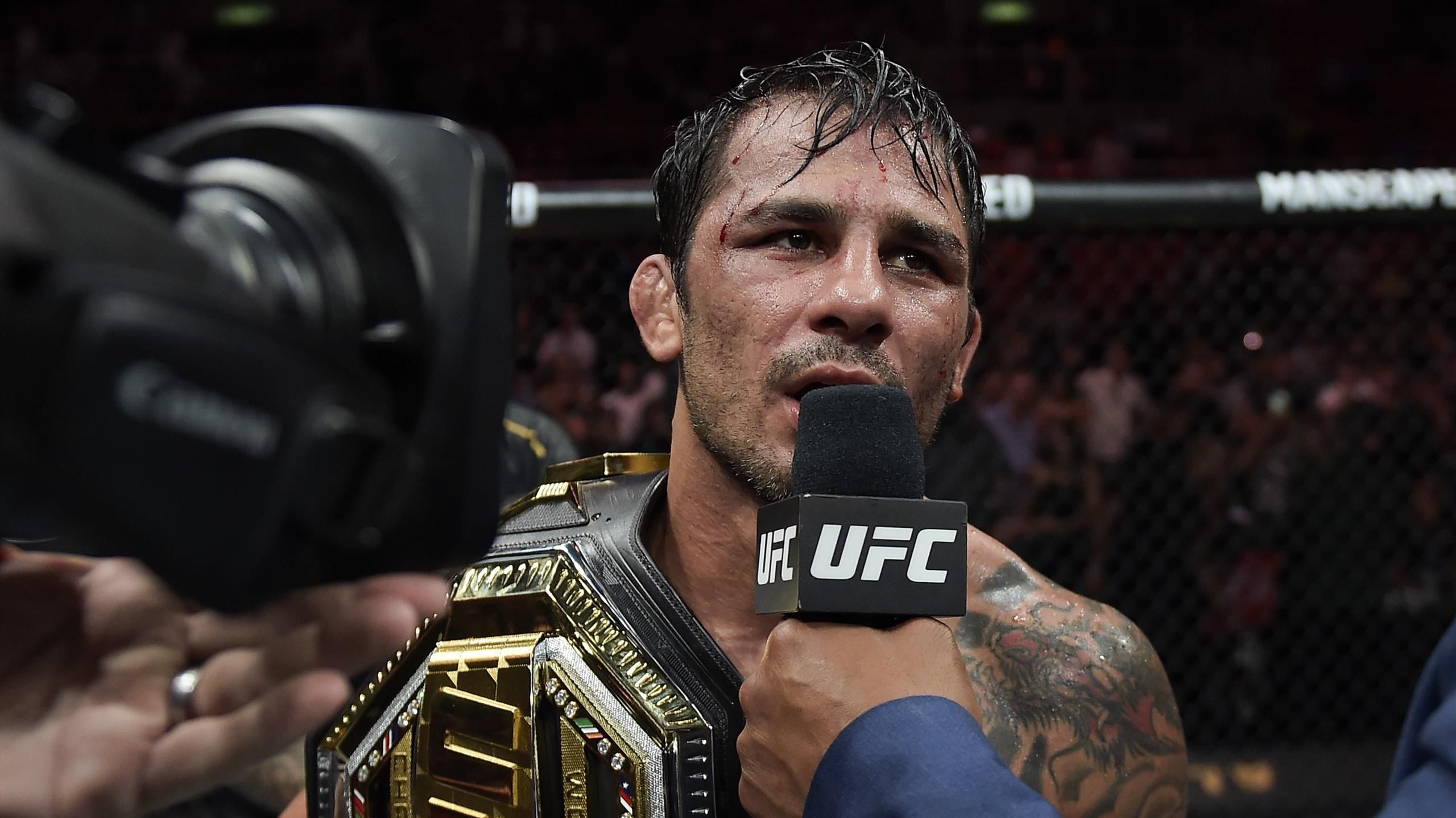 UFC 301: Flyweight champion Alexandre Pantoja edges Steve Erceg on ...