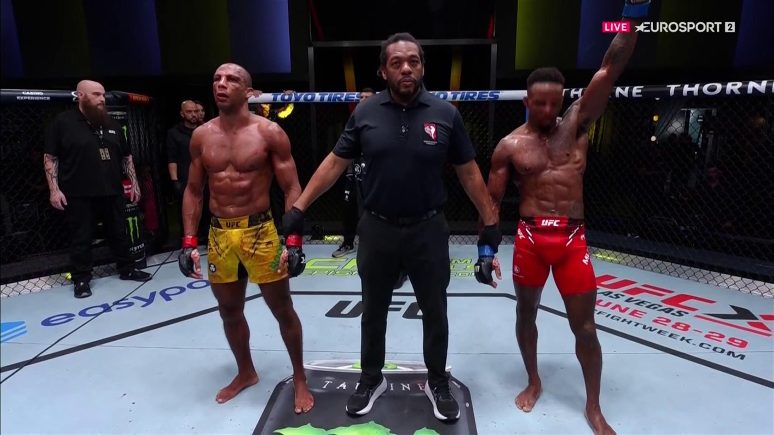Lerone Murphy beats Edson Barboza as Kalinn Williams knocks out ...