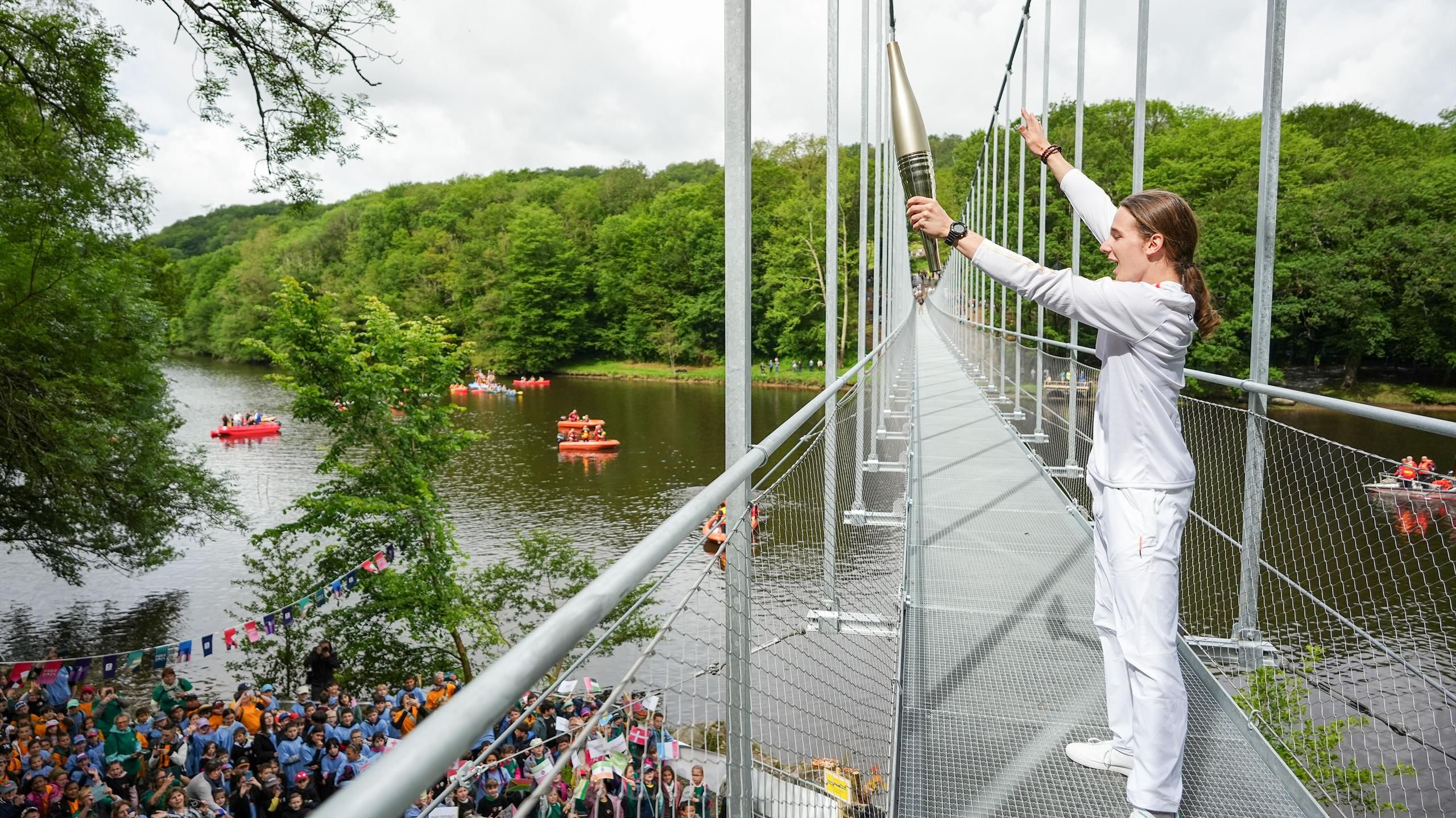 Watch Torch Relay - Day 17 - Olympics video - TNT Sports