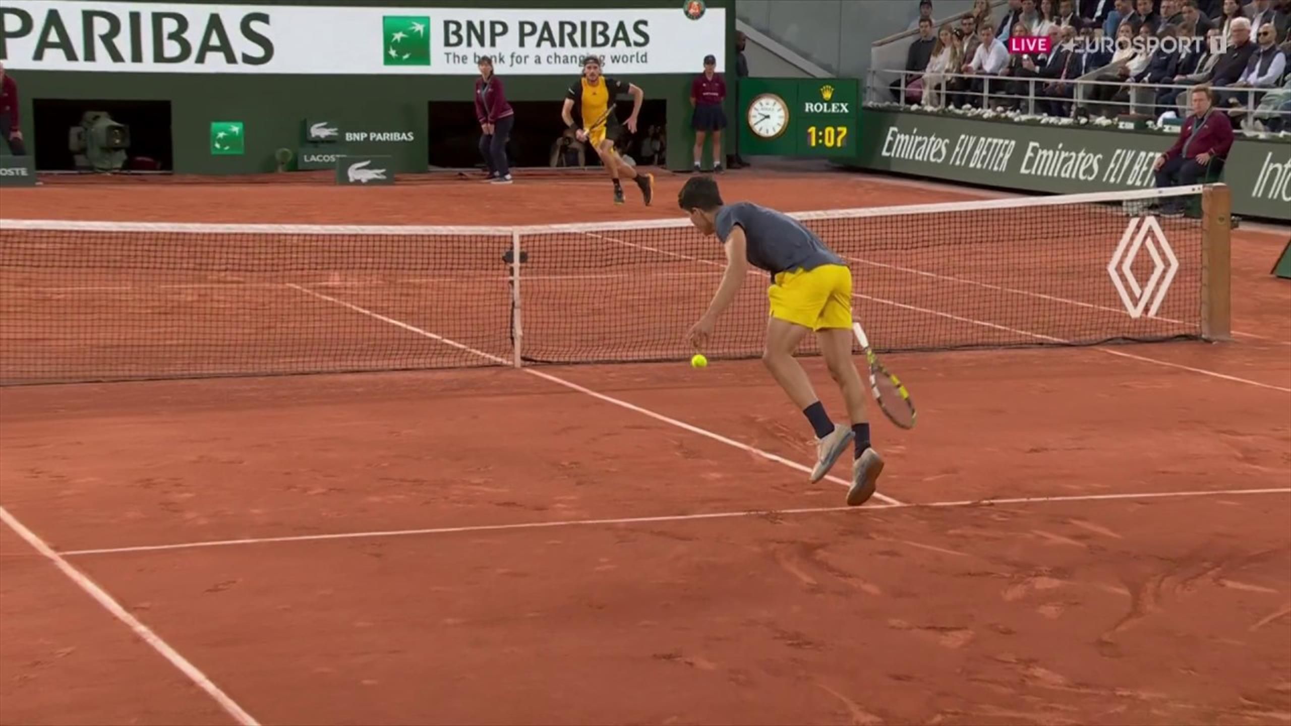 'He nearly cut that in half!' - Carlos Alcaraz produces incredible drop ...