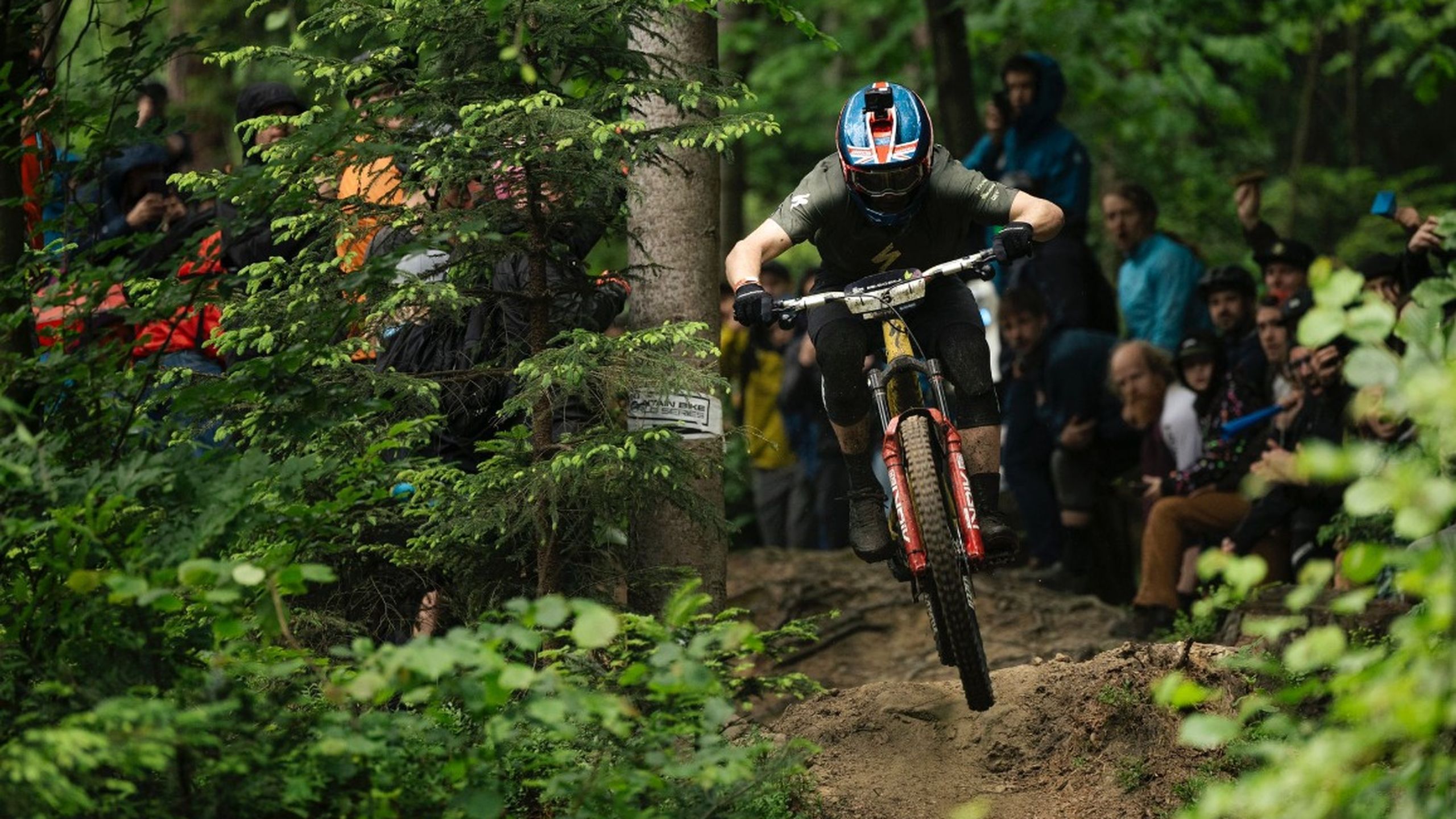 UCI Enduro World Cup: Consistency key as Isabeau Courdurier and Richie ...