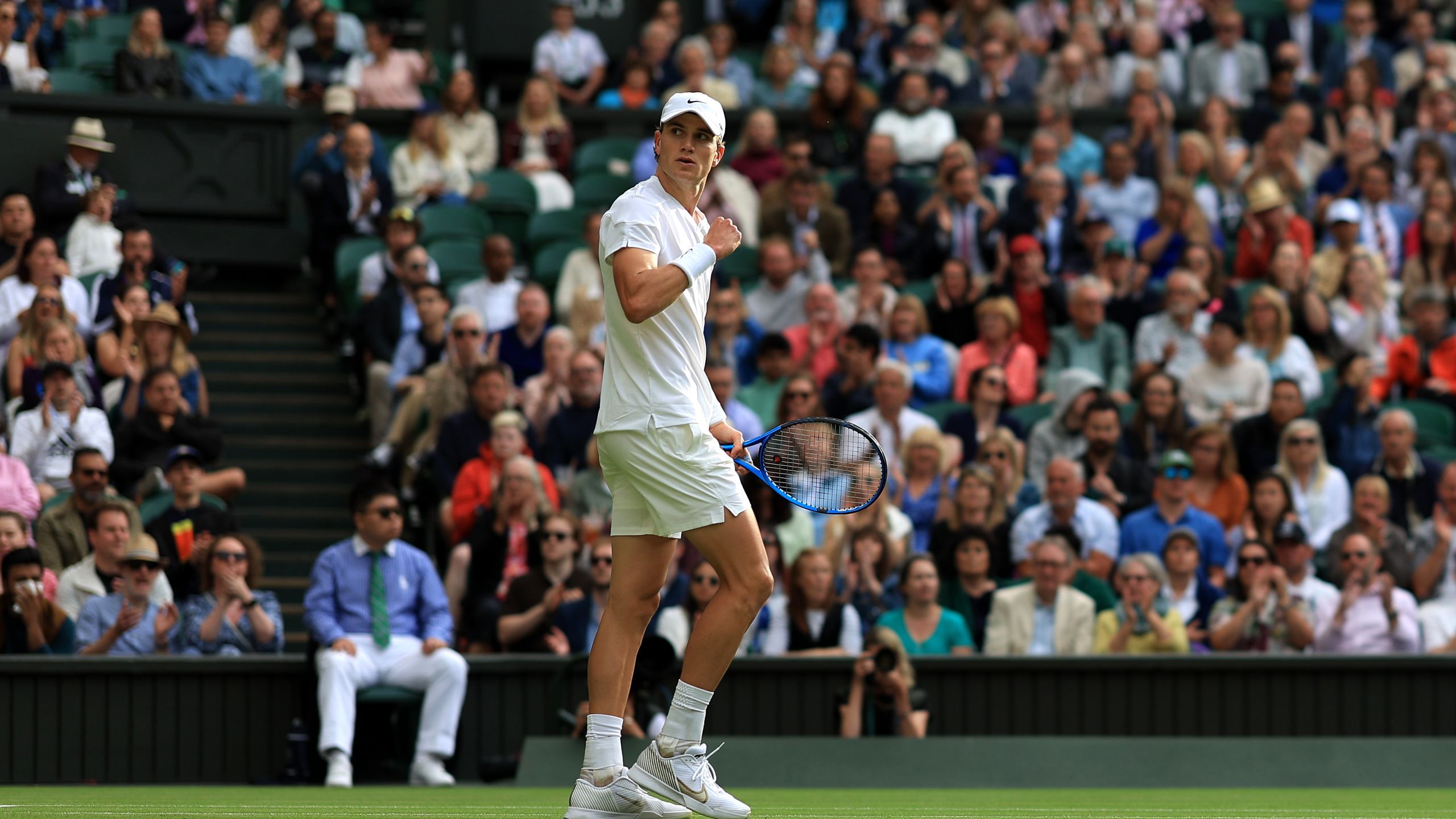 Jack Draper credits ‘champion’ Andy Murray after battling win over ...