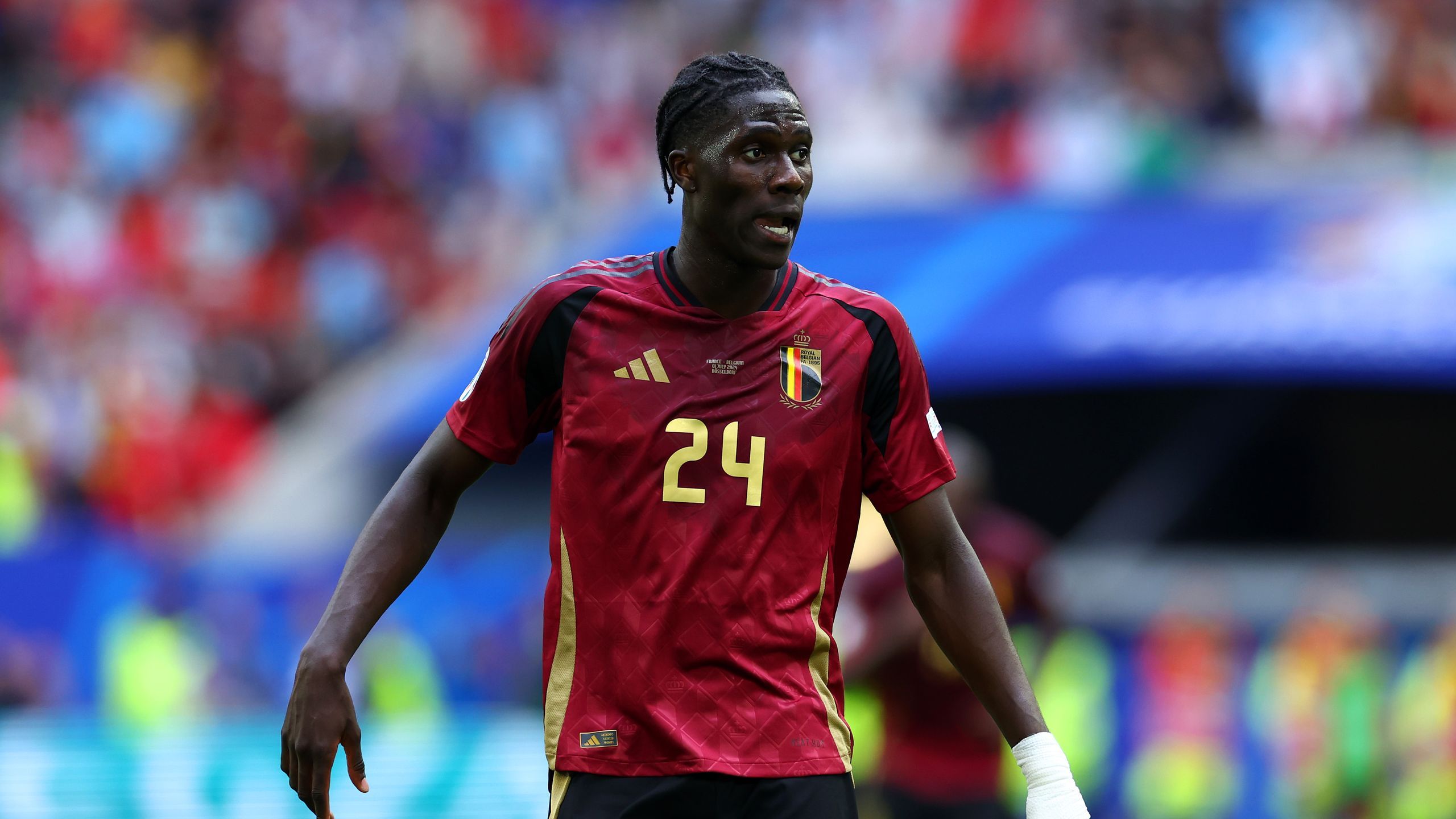 Aston Villa sign midfielder Amadou Onana from Everton in £50 million ...