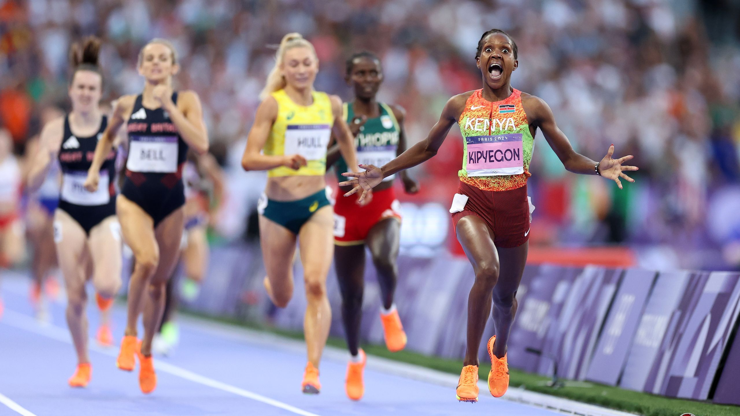 Georgia Bell: Team GB athlete battles to claim bronze medal in 1500m as ...