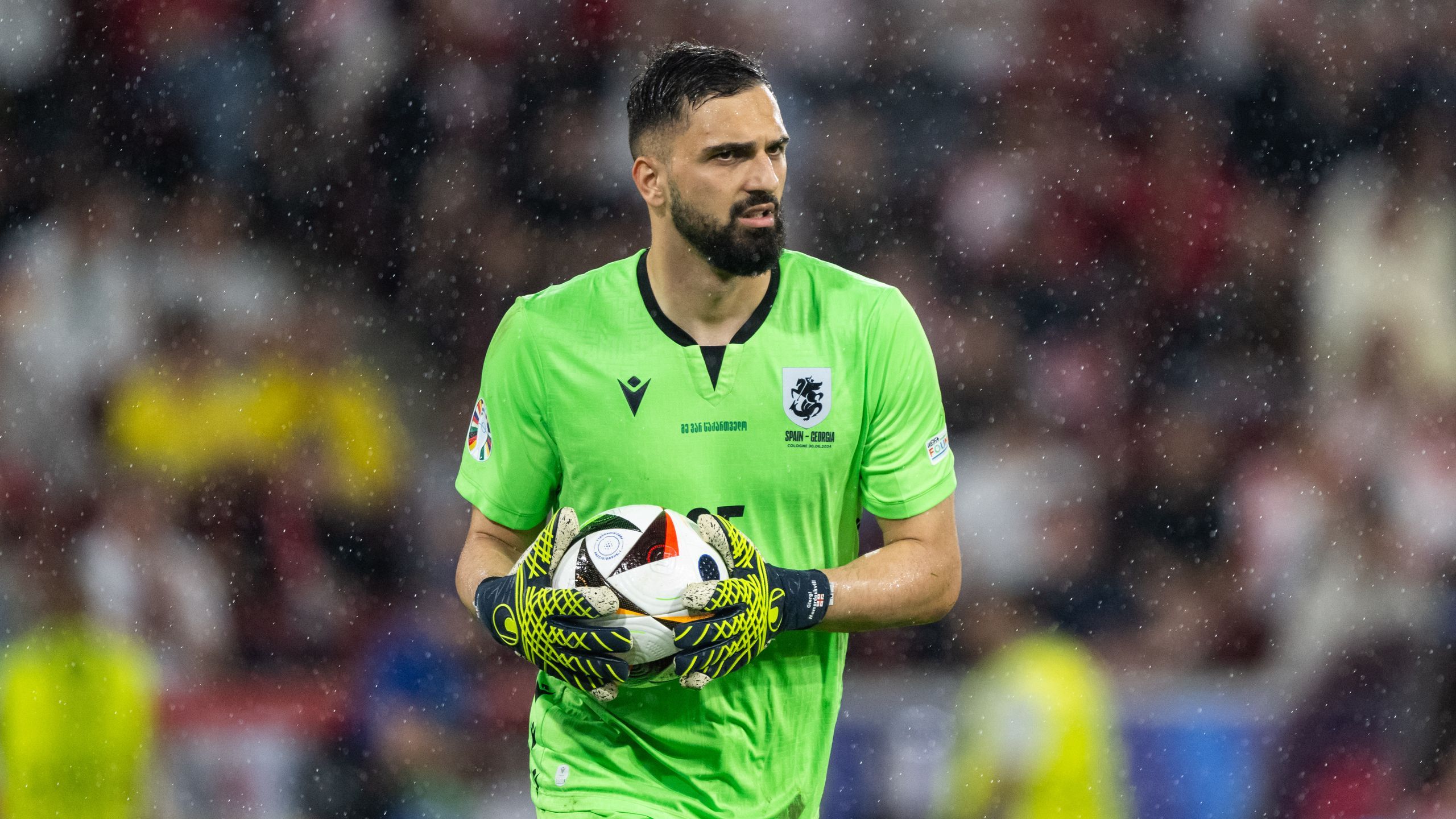 Giorgi Mamardashvili: Liverpool agree deal to sign 23-year-old ...