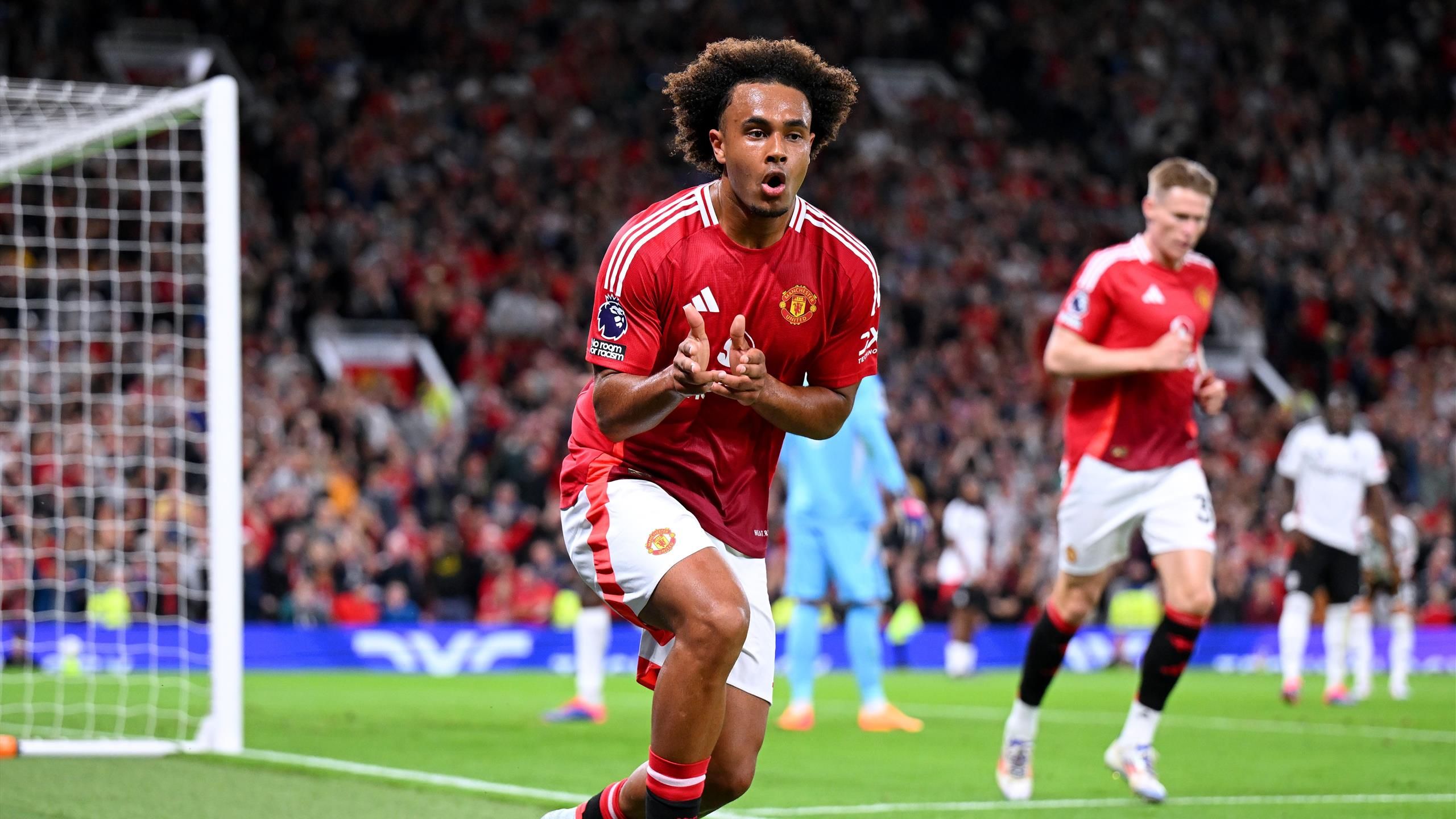 Manchester United 1-0 Fulham: Joshua Zirkzee comes off bench to strike ...