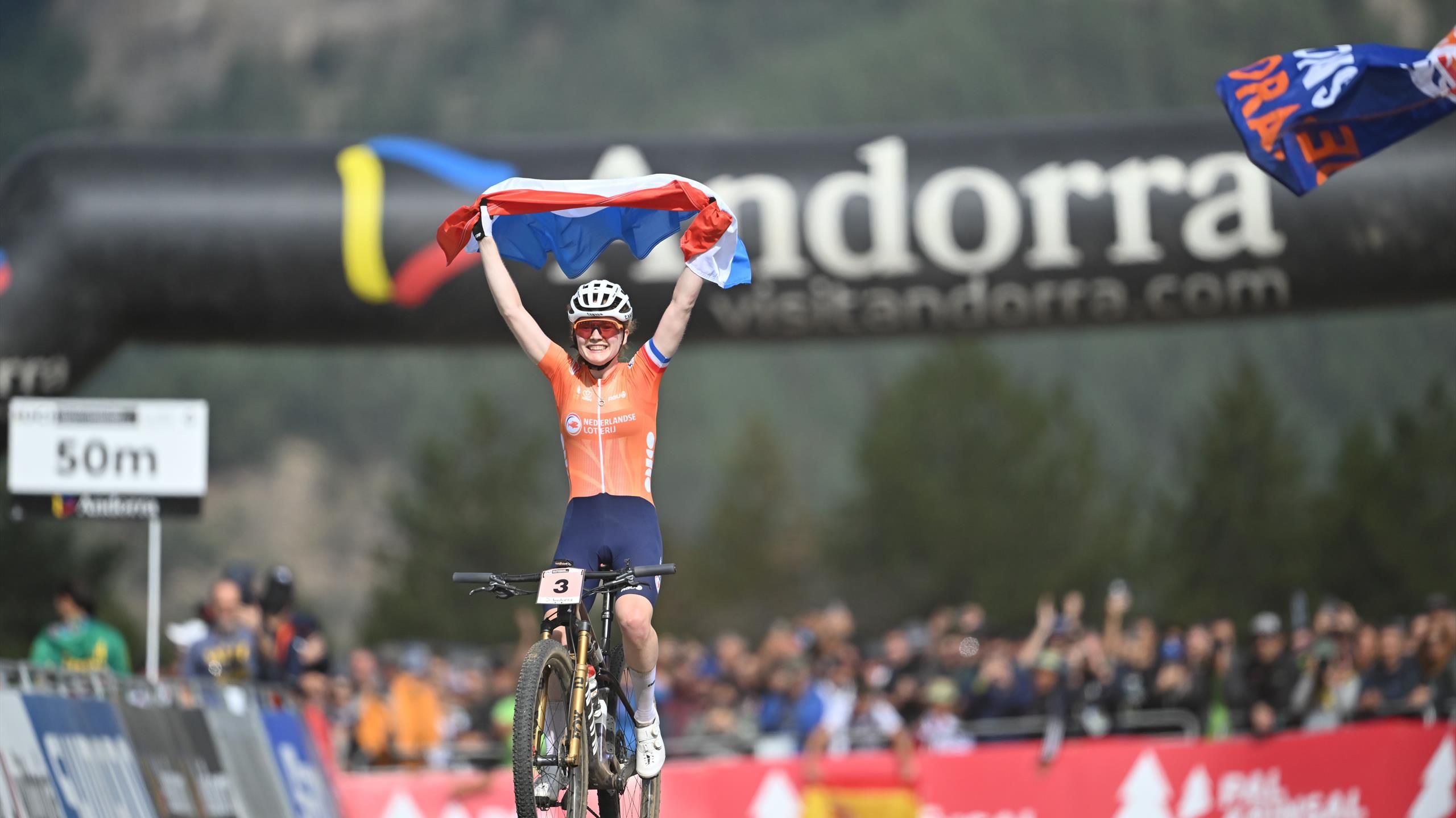 Puck Pieterse and Alan Hatherly win gold in mountain biking at UCI ...