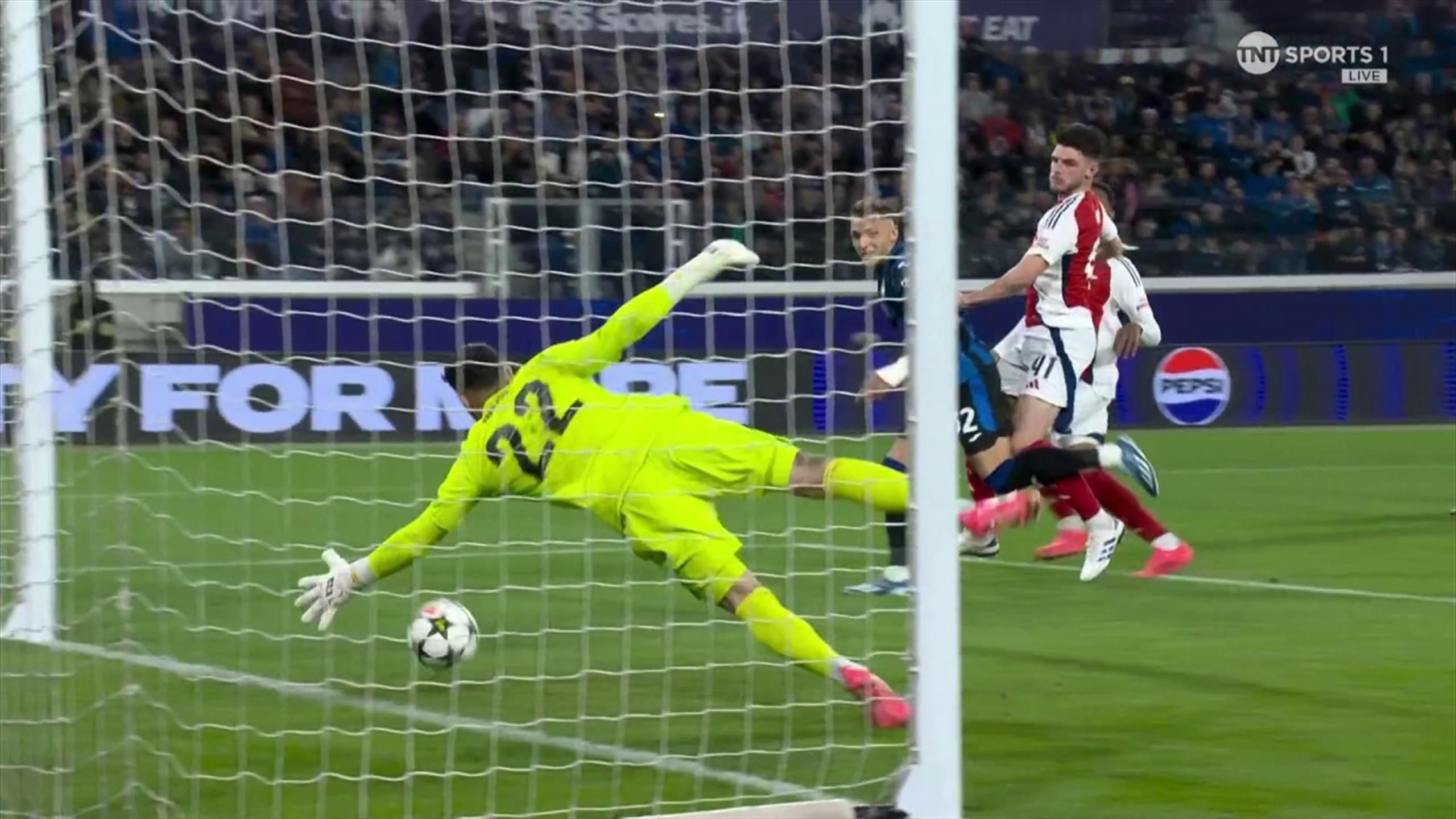 'One of the best saves I've ever seen' - David Raya pulls off 'incredible' double penalty stop ...