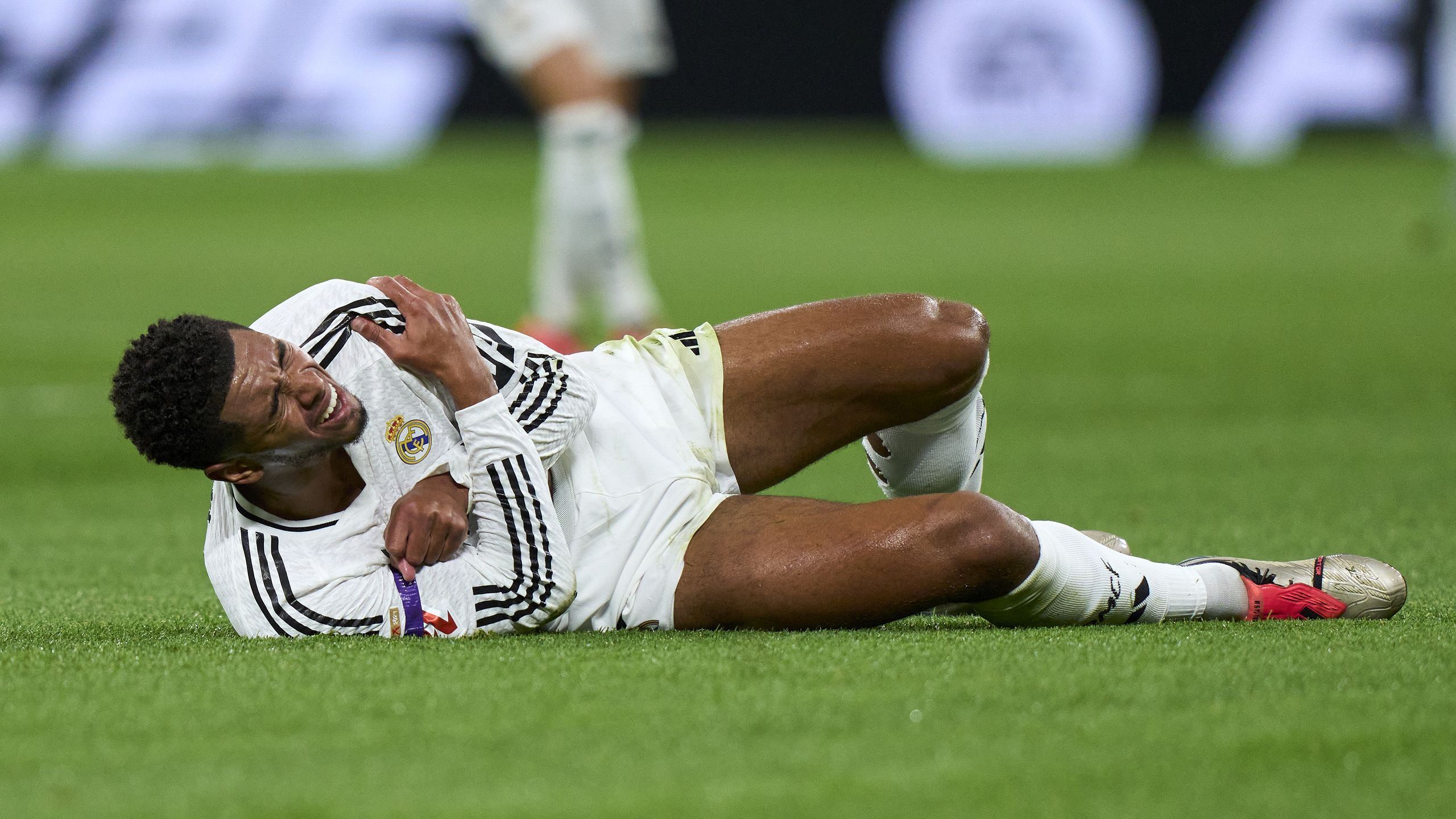 Jude Bellingham injury: Carlo Ancelotti plays down fears over Real Madrid star's shoulder - ‘He ...