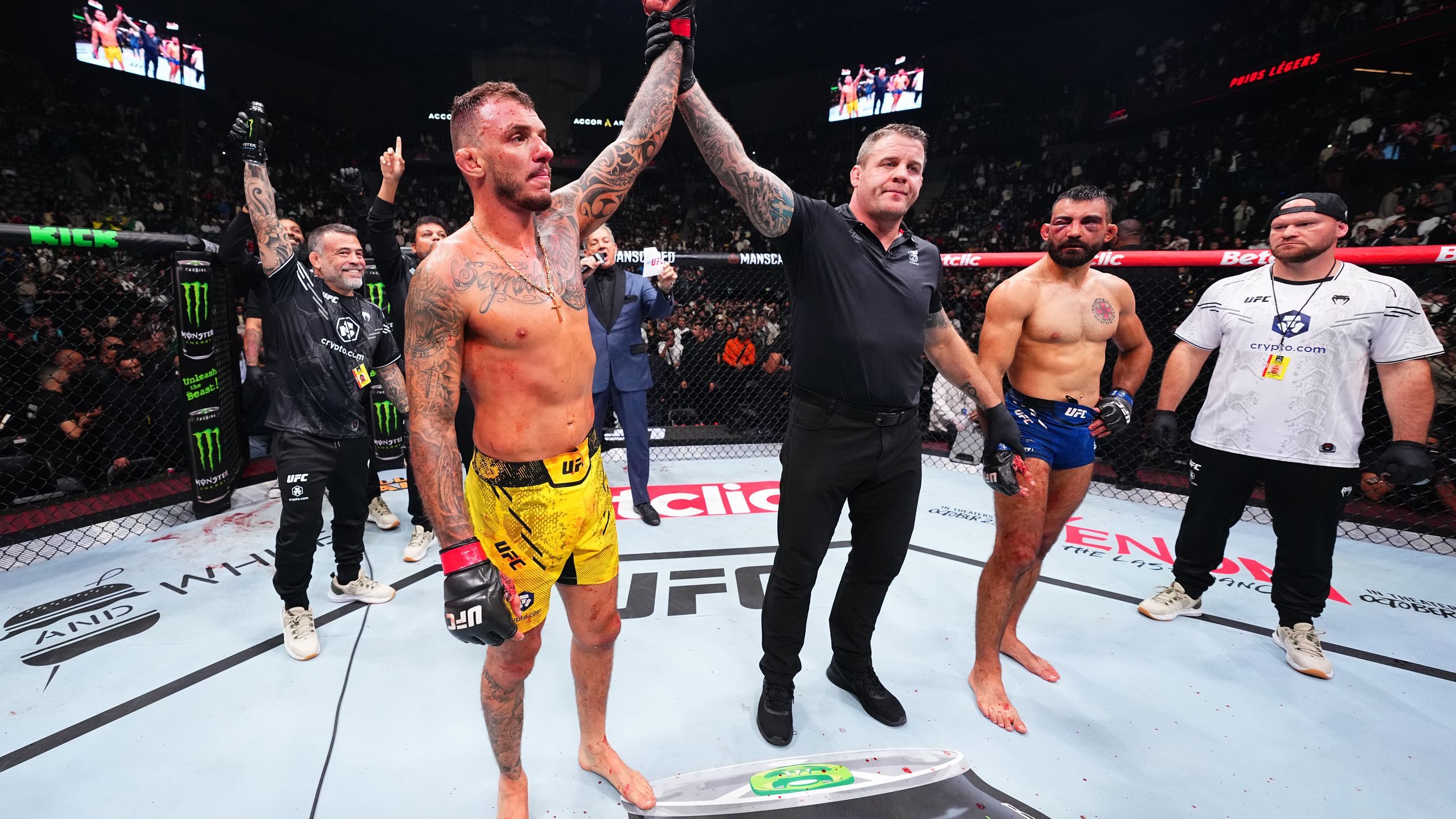 UFC Fight Night: Renato Moicano forces doctor's stoppage of Benoit ...