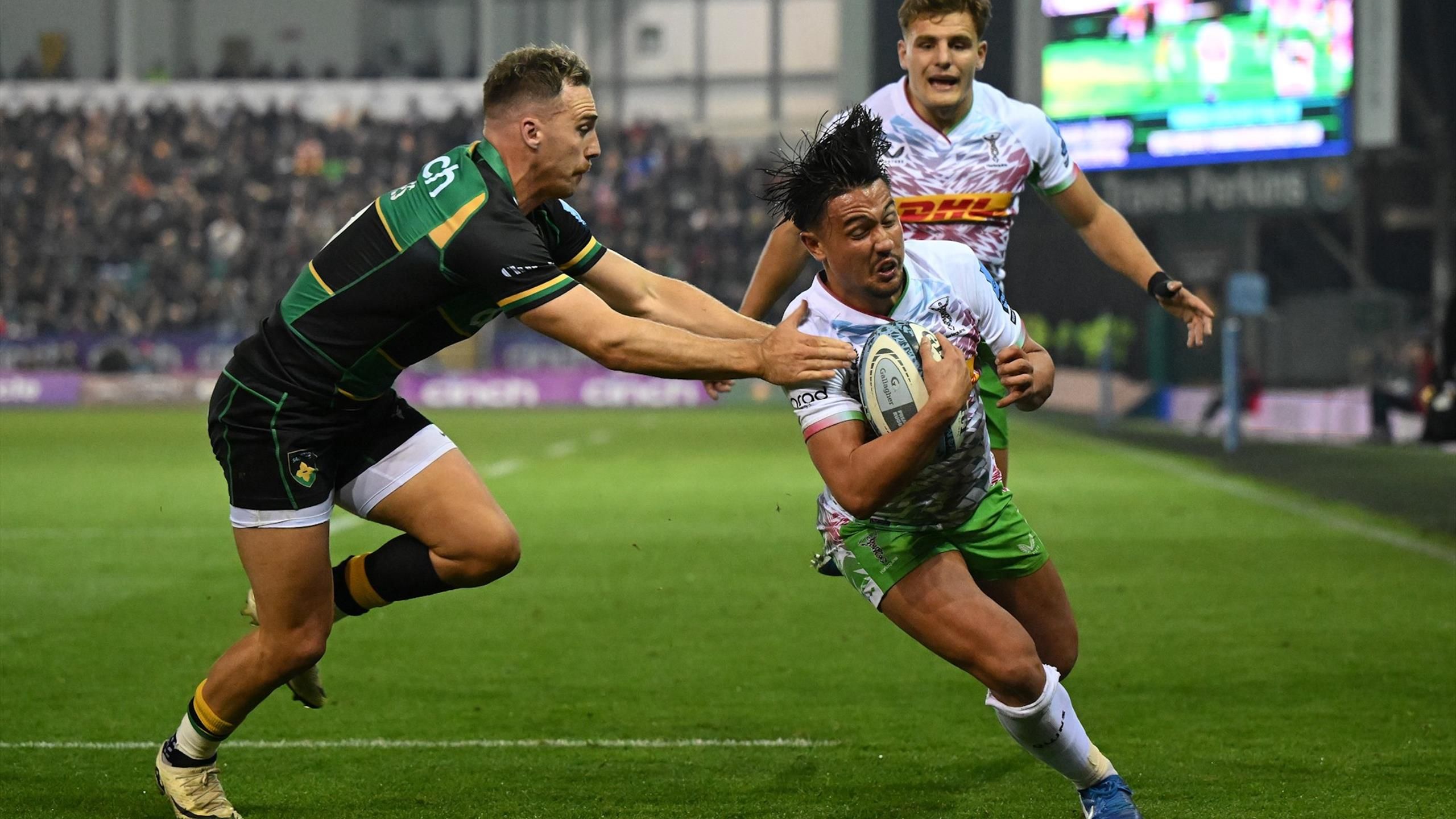 ‘It’s a mile forward, isn’t it?’ – Marcus Smith gathers loop pass and ...