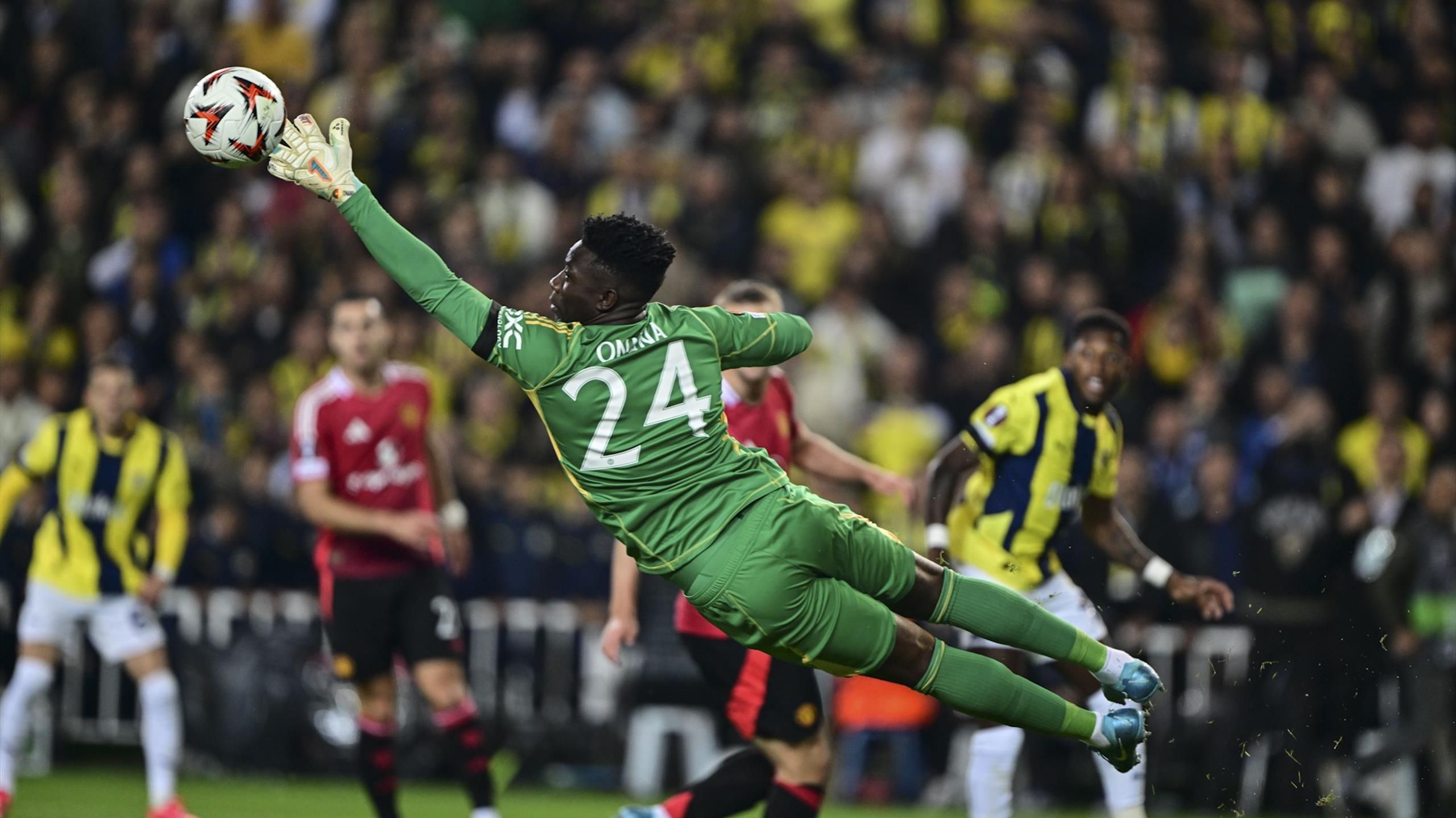 Andre Onana double save against Fenerbahce 'better' than David Raya's ...