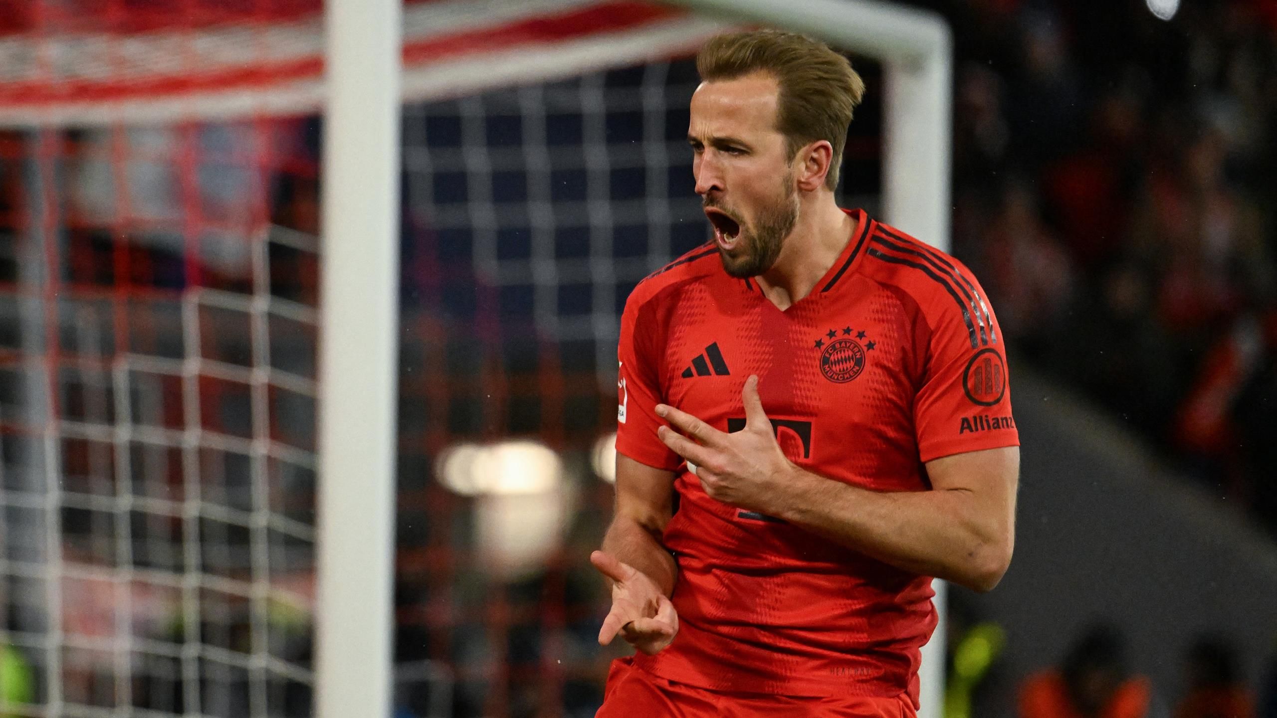 Bayern Munich 3-0 Augsburg: Harry Kane hat-trick sees hosts go eight ...