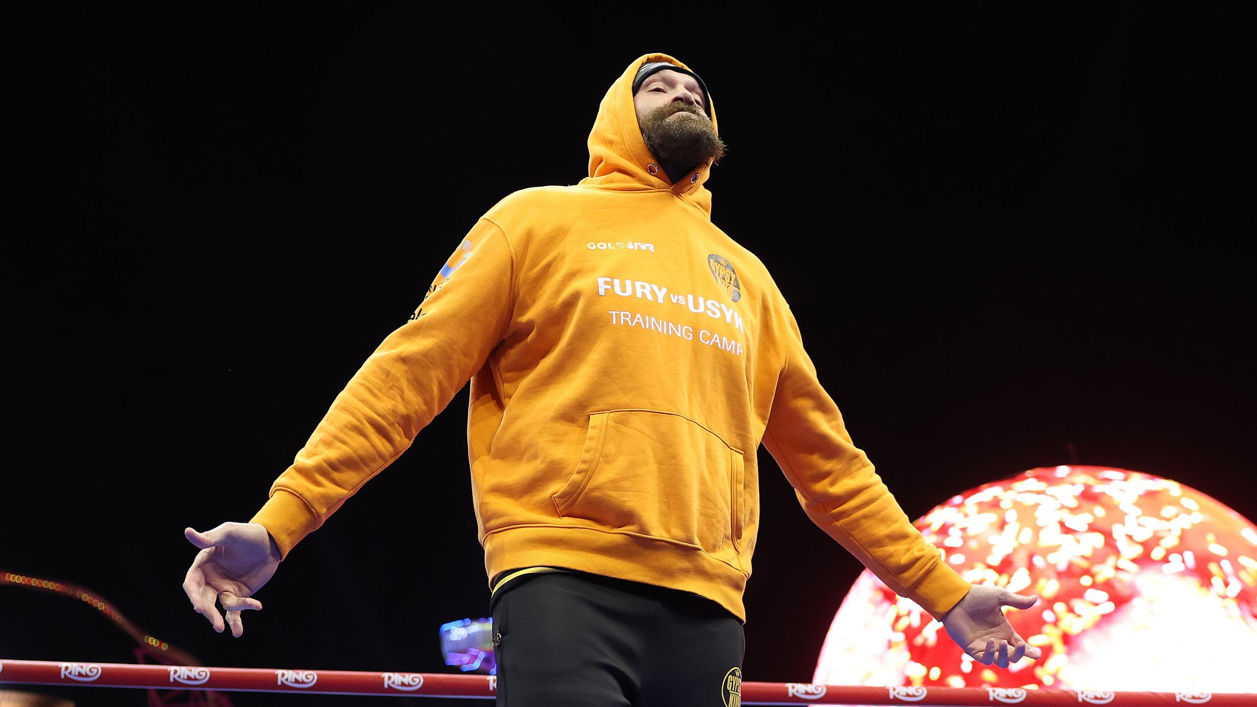 Usyk v Fury 2: Tyson Fury delivers bizarre 10-second open workout, then ...