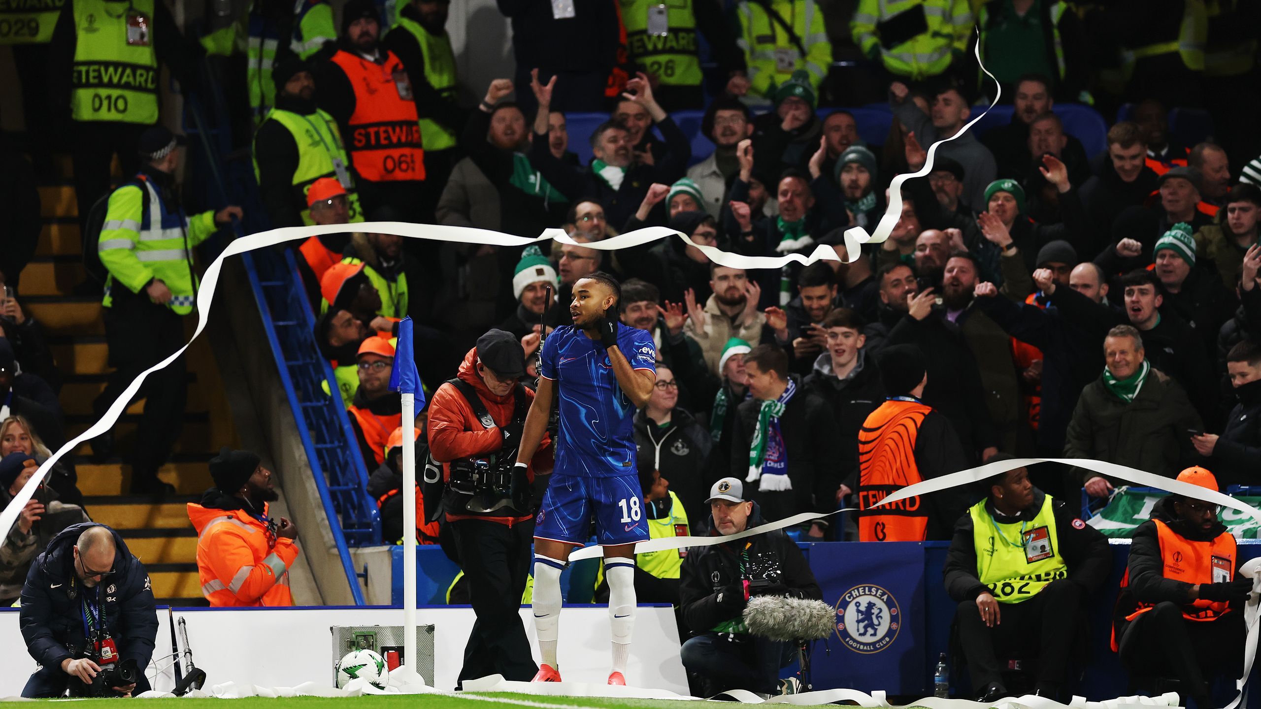 Chelsea match delayed due to bizarre incident involving Shamrock Rovers ...