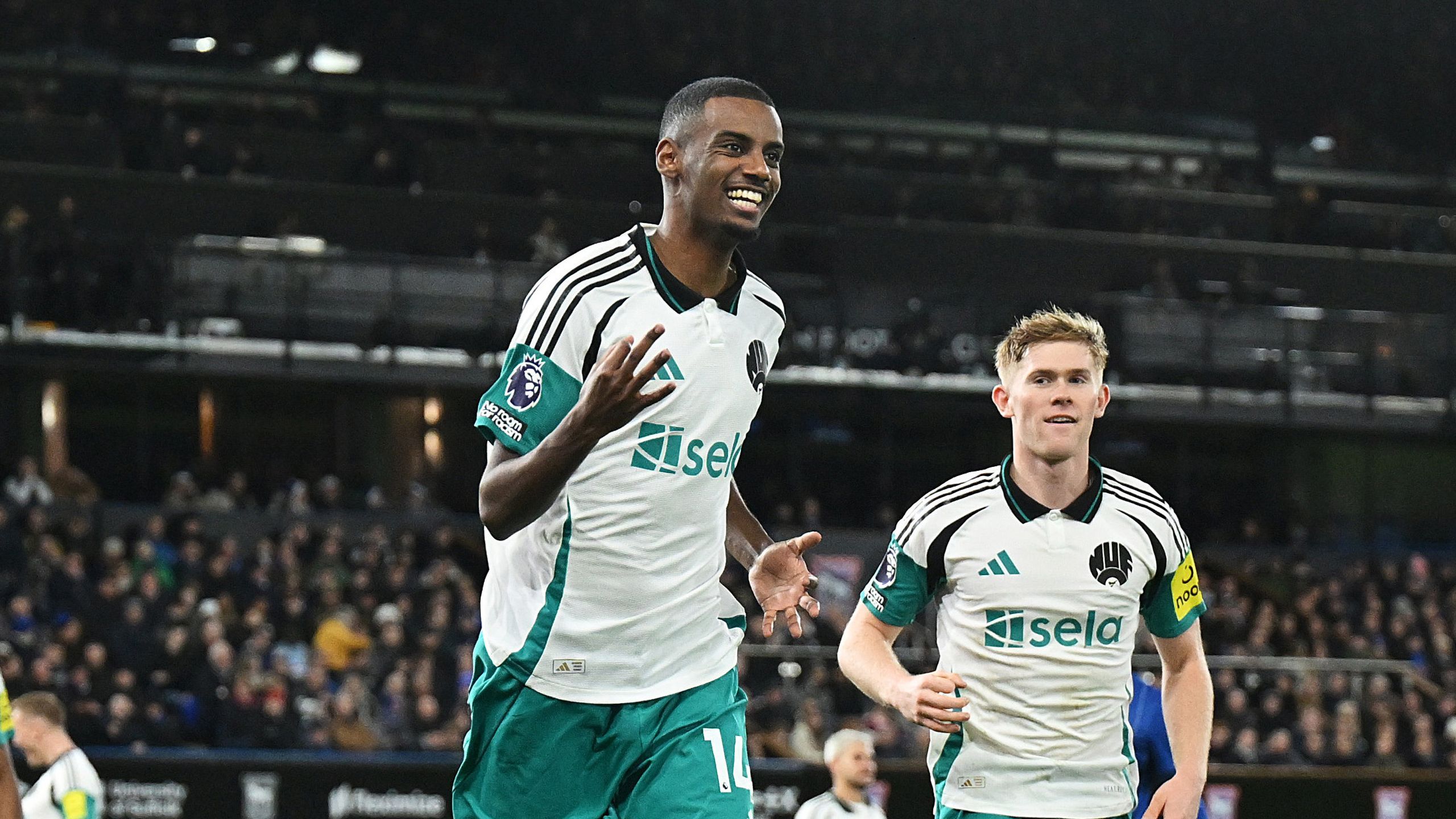 Premier League: Alexander Isak hat-trick sees Newcastle United thump ...