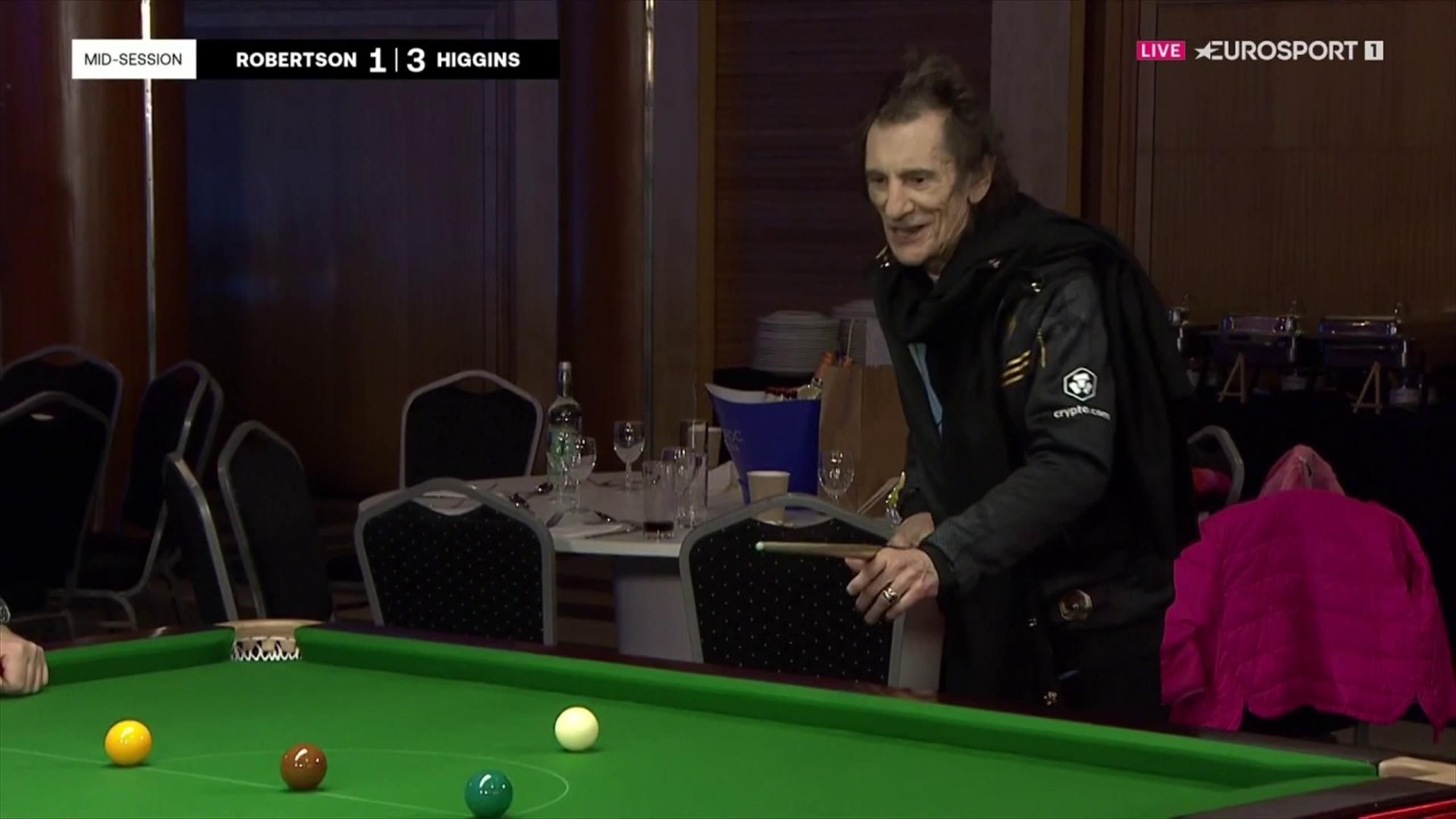 The Rolling Stones' Ronnie Wood shows off 'fantastic cue action' with ...