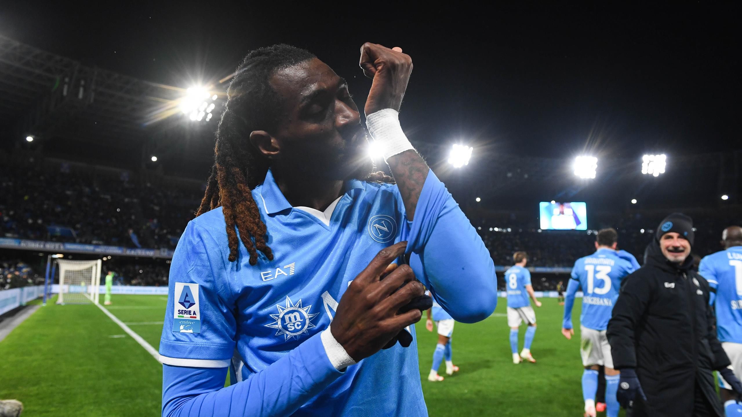 Andre-Frank Zambo Anguissa hits an 'absolute beauty' to double Napoli's ...